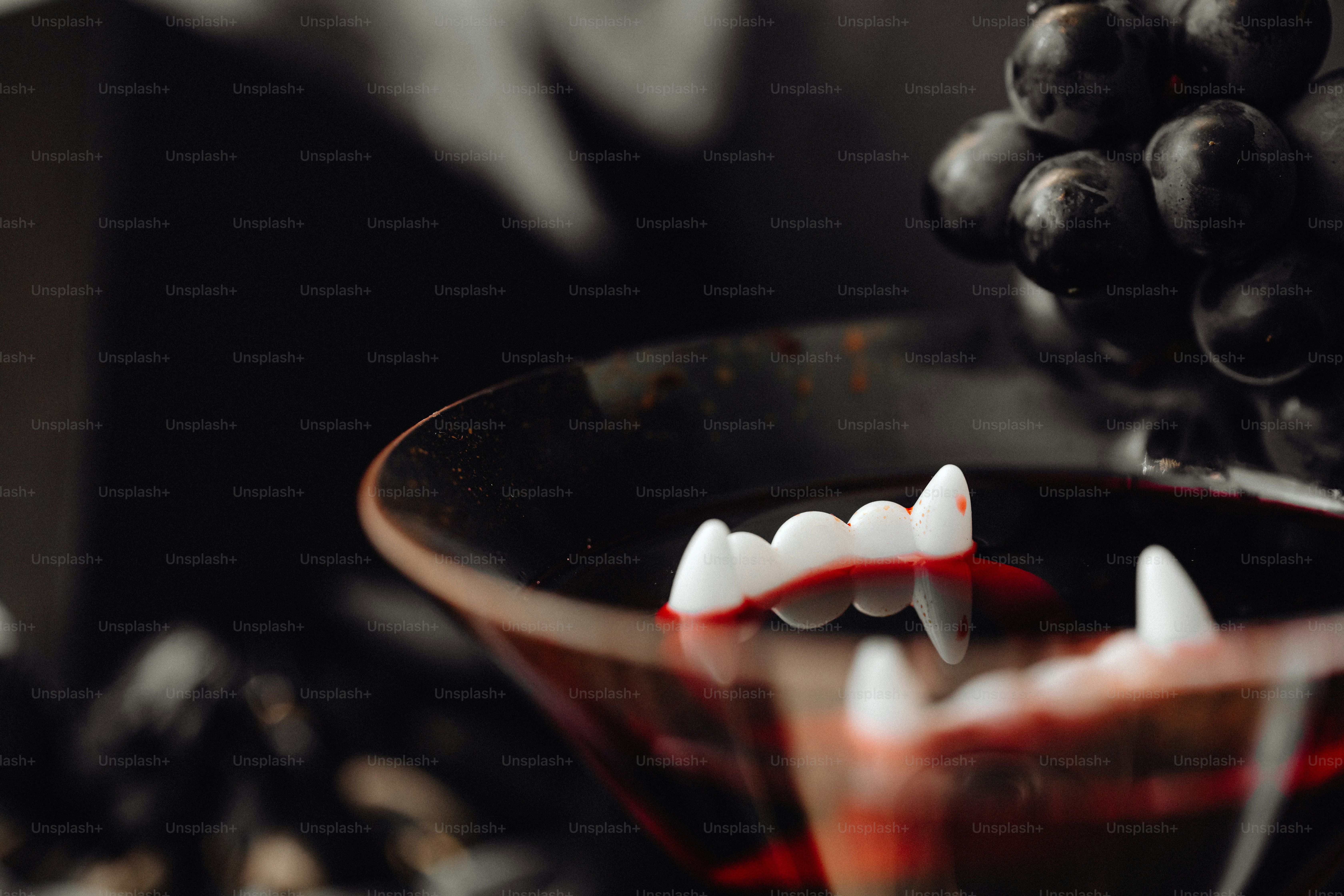Vampire Pfp Pictures | Download Free Images on Unsplash