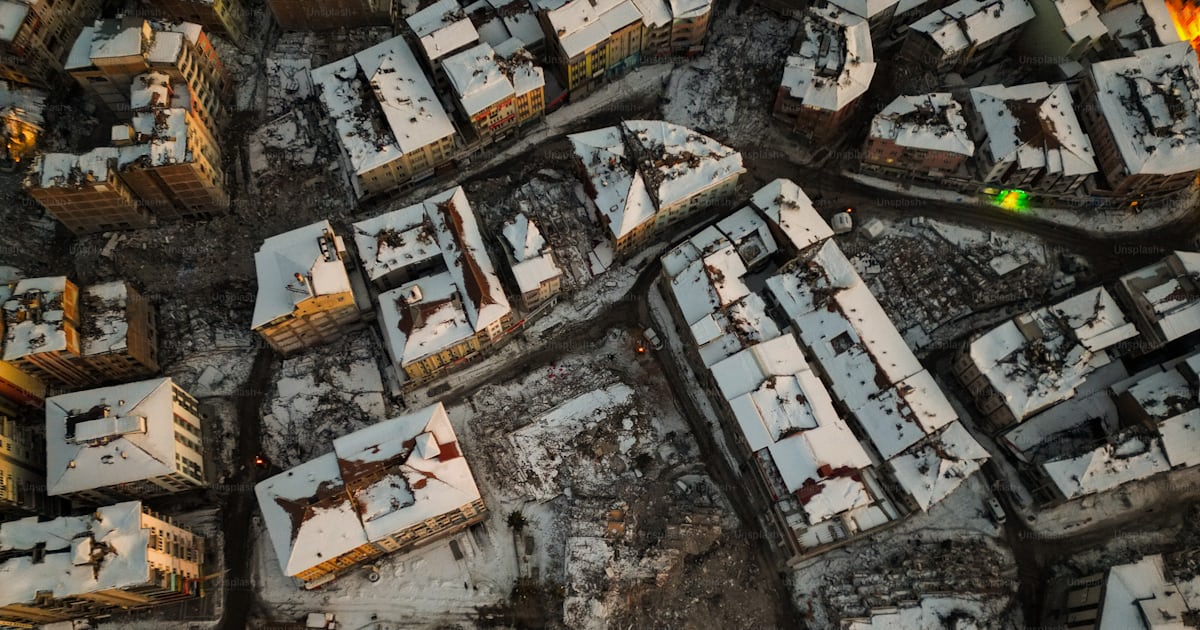 Foto zum Thema Eine Luftaufnahme einer Stadt bei Nacht – Bild zu ... Foto zum Thema Eine Luftaufnahme einer Stadt bei Nacht – Bild zu ...