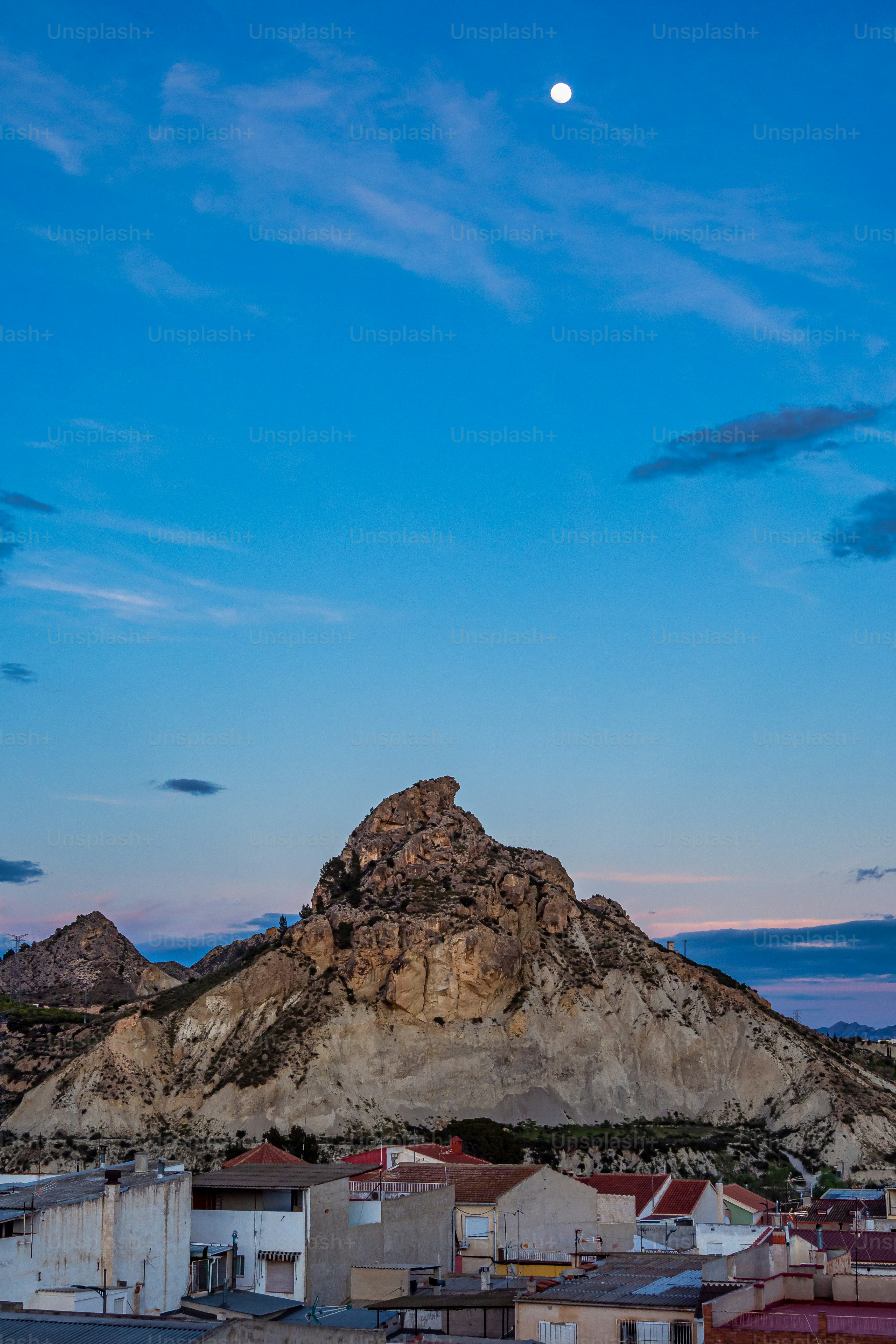 Sunset view of Archena with its mountains and the moon in Balneario de ...