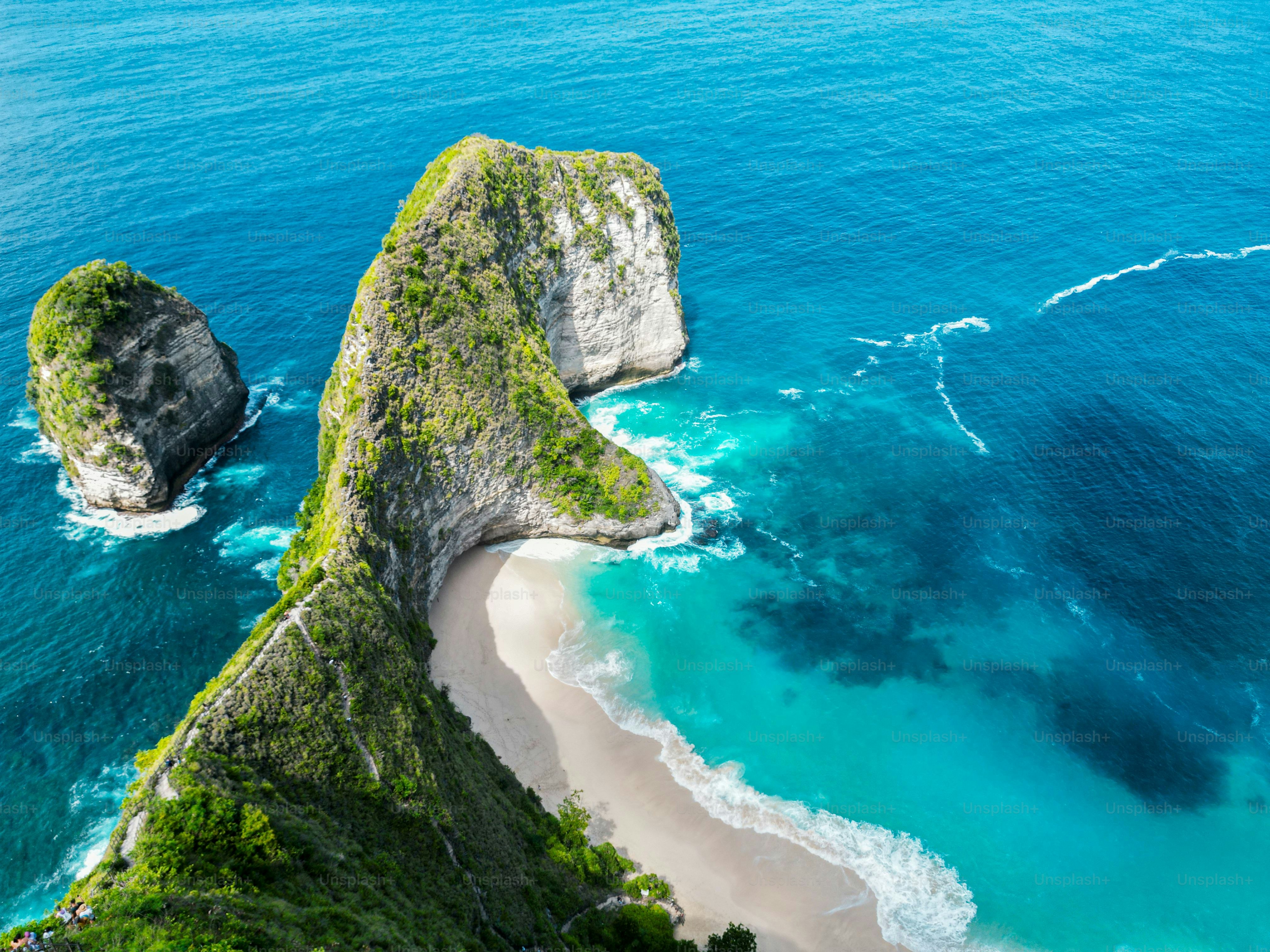 The Kelingking Beach Nusa Penida on a sunny day in Penida Island, Bali ...