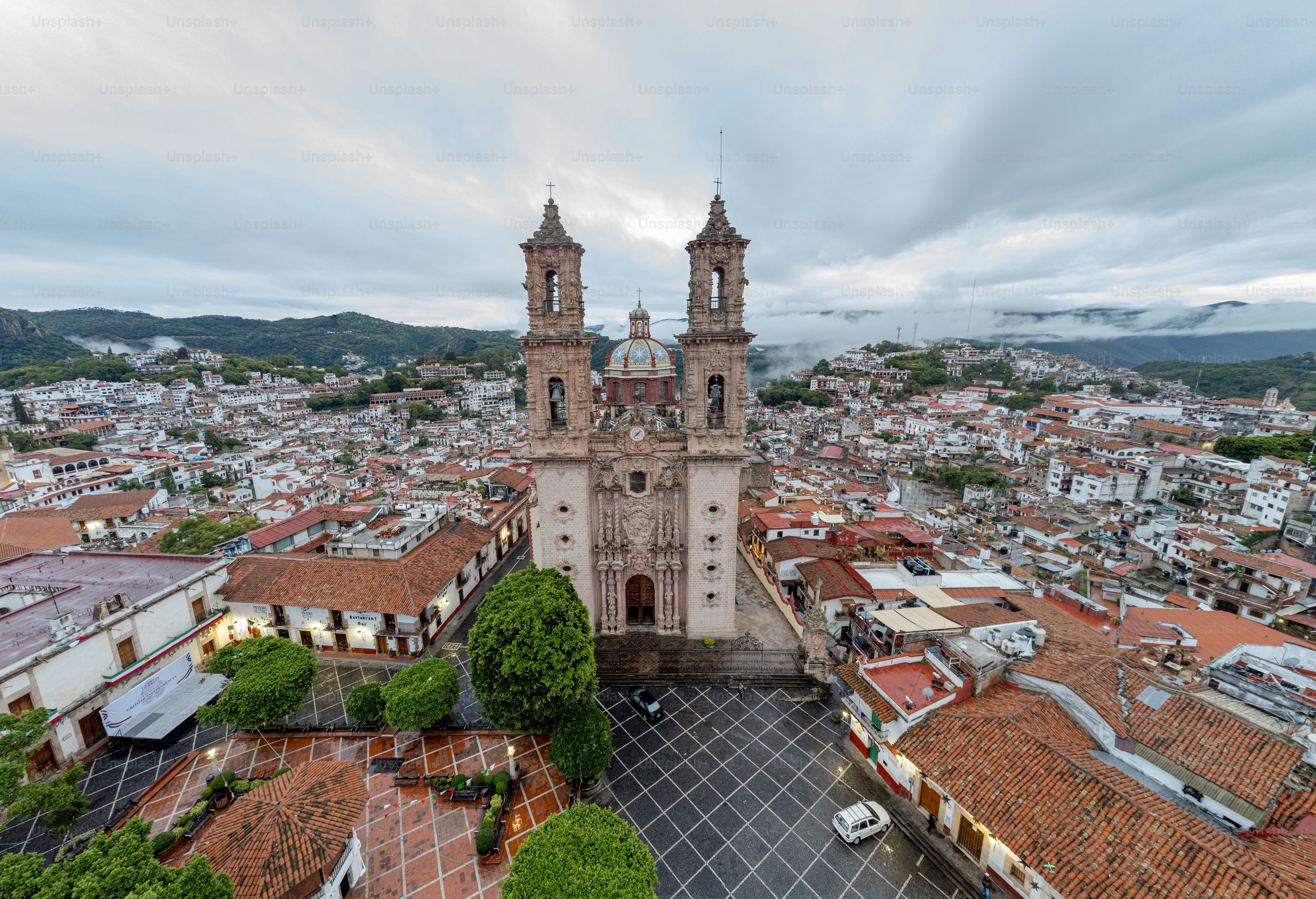 Vista aérea de la Iglesia de Santa Prisca de Taxco en México foto ...