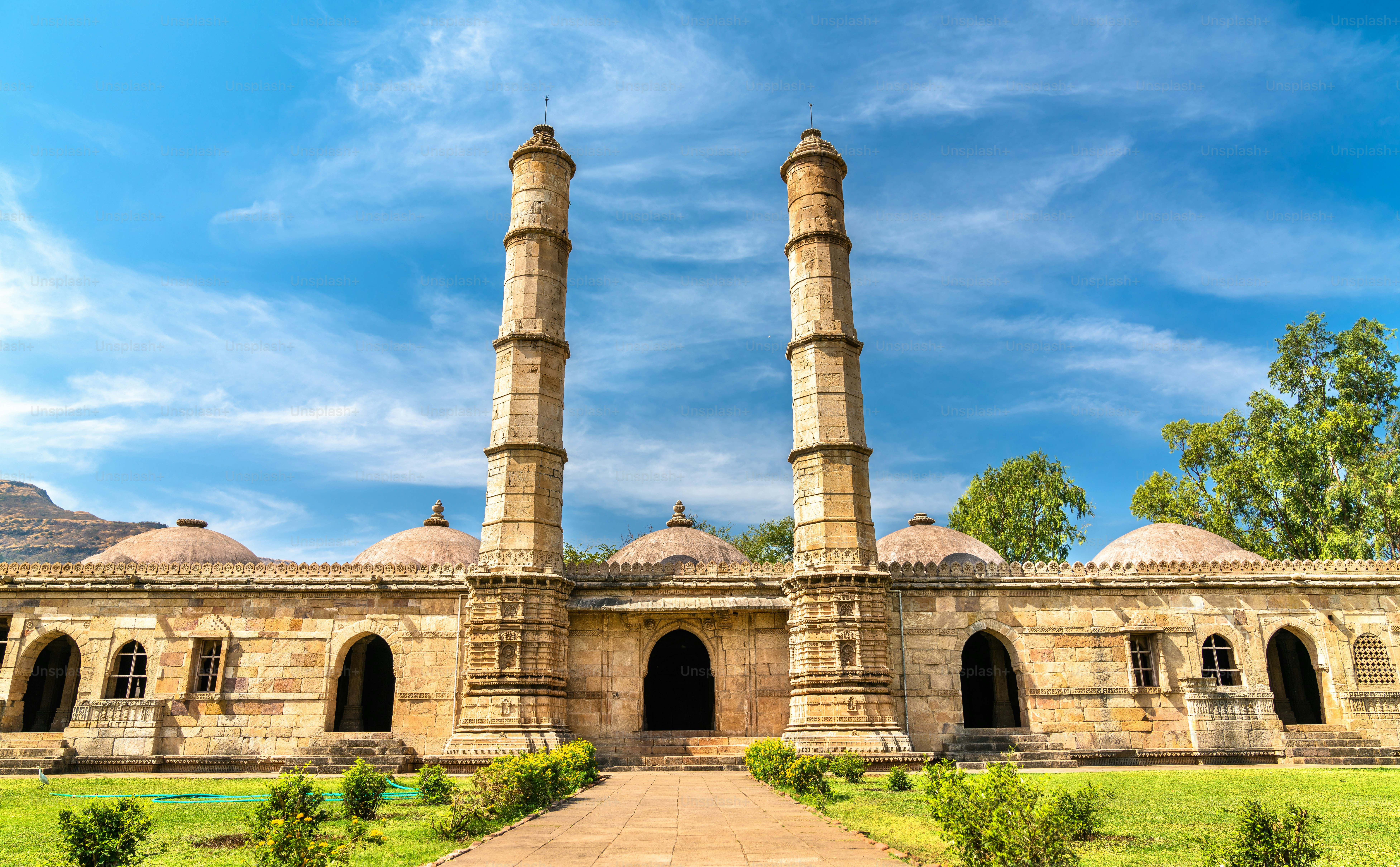 Sahar Ki Masjid nel Parco Archeologico di Champaner-Pavagadh. Un sito ...