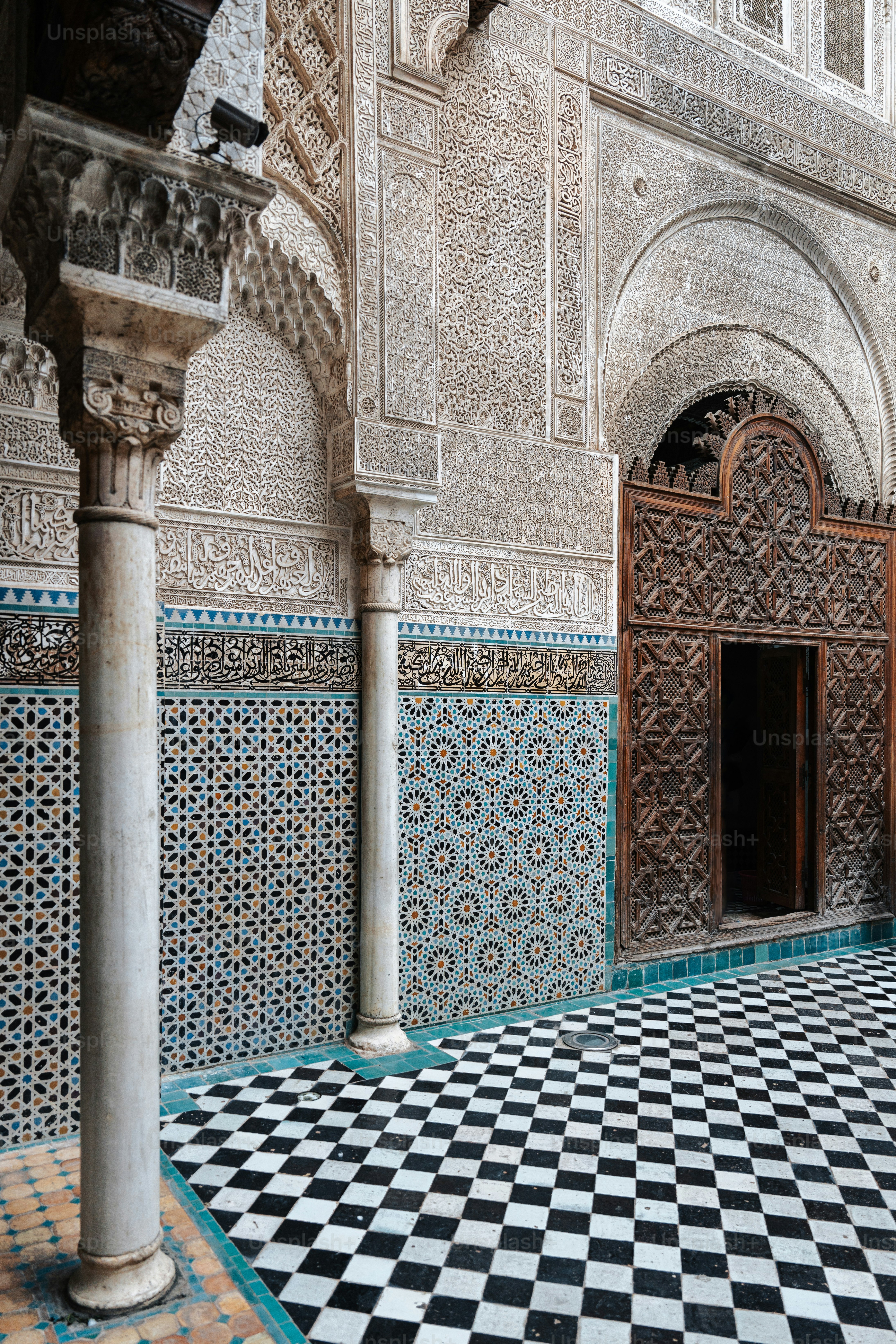 A black and white checkered floor in a building photo – Arch Image on ...