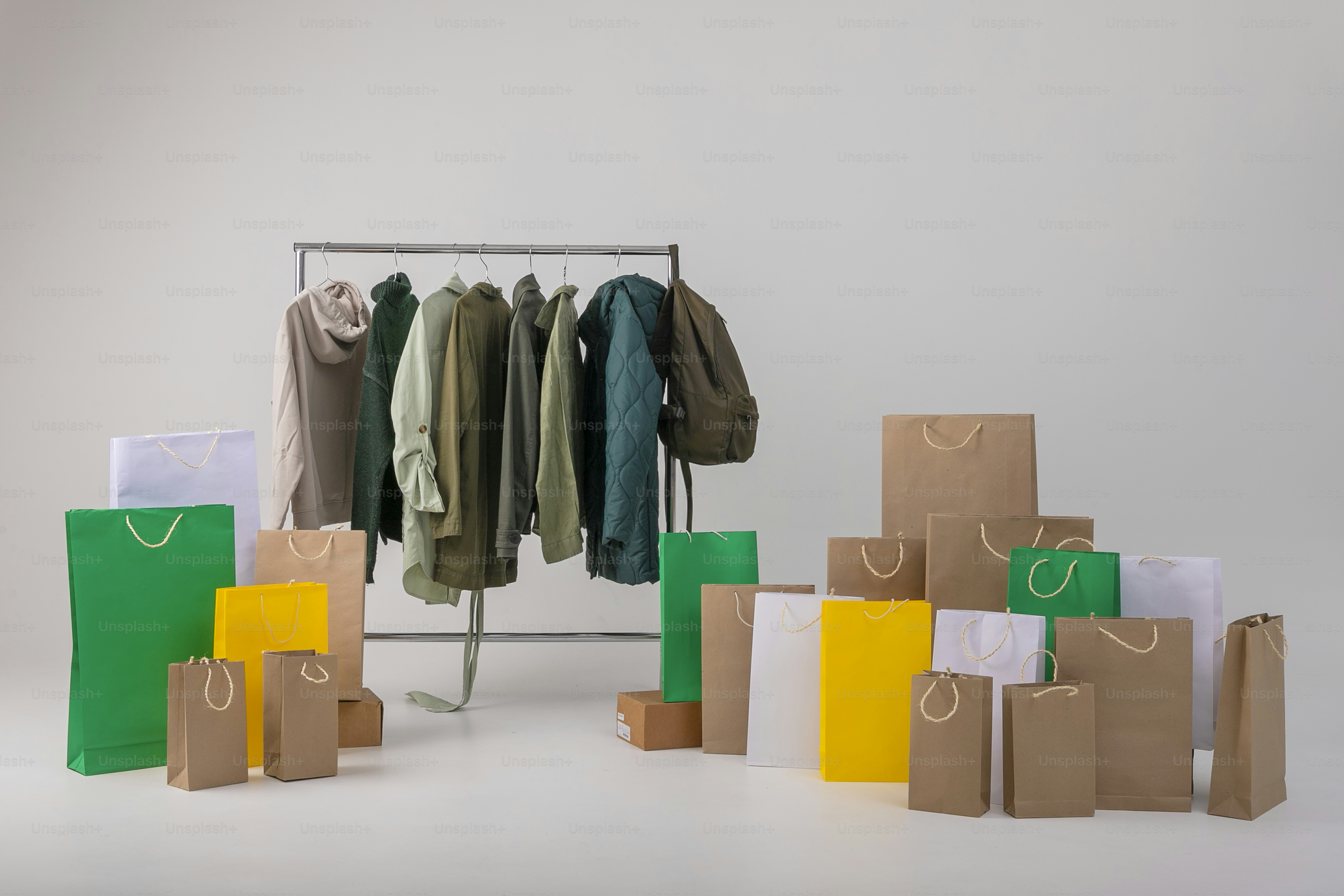 A bunch of bags that are sitting on a table photo – Style Image on Unsplash