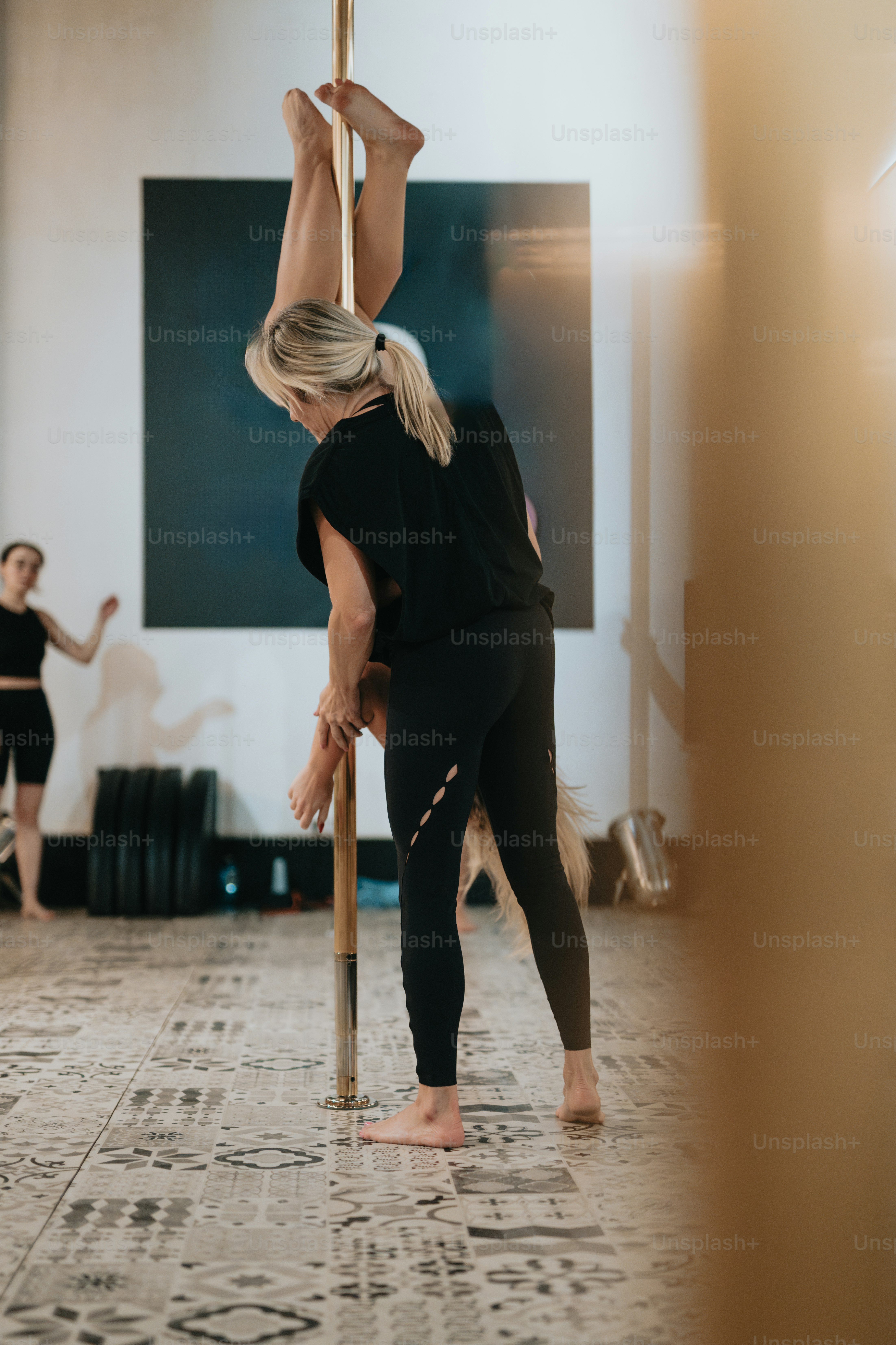 Pole Dancing Pictures | Download Free Images on Unsplash