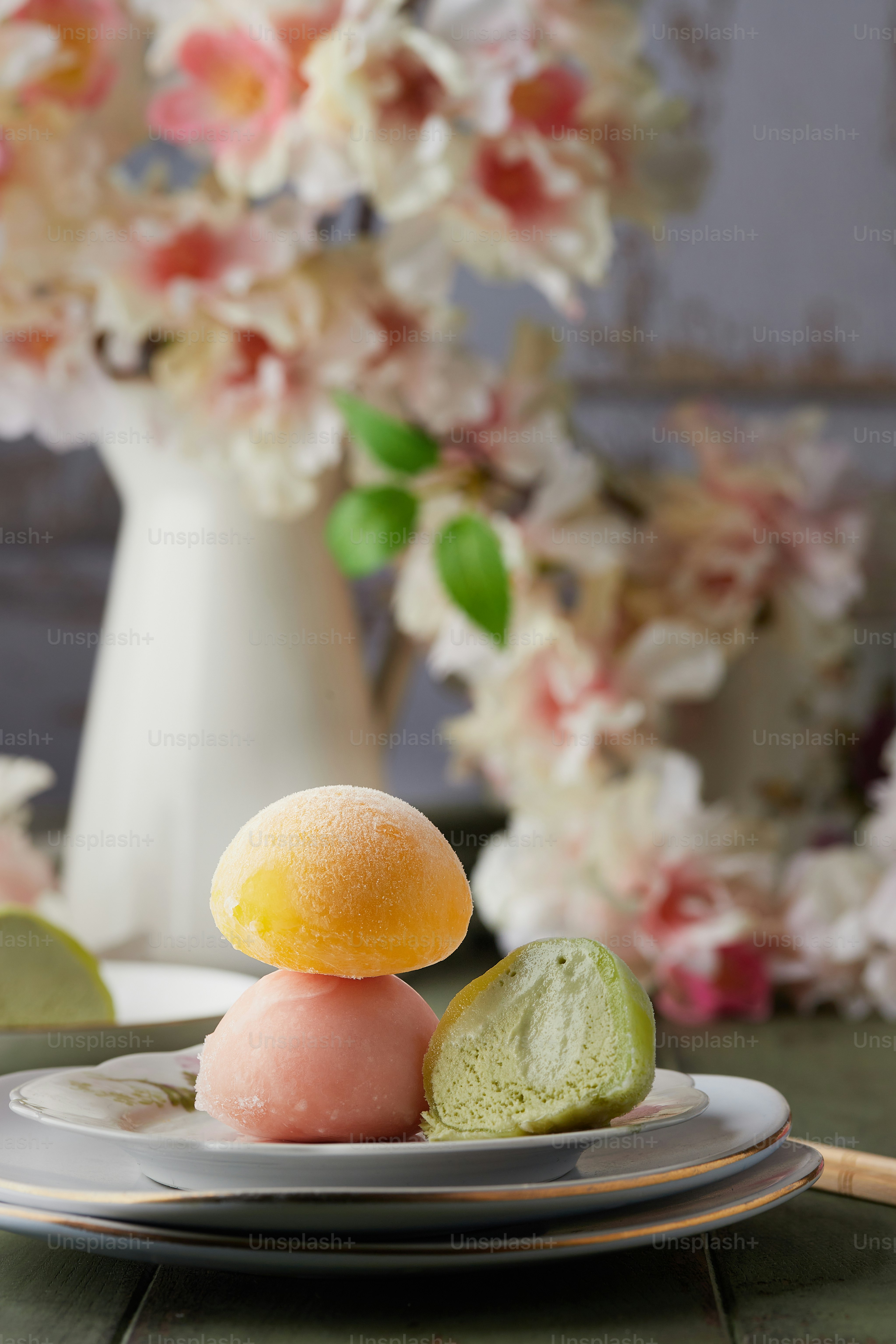 Foto zum Thema Ein Teller mit drei verschiedenen Arten von Speisen ...