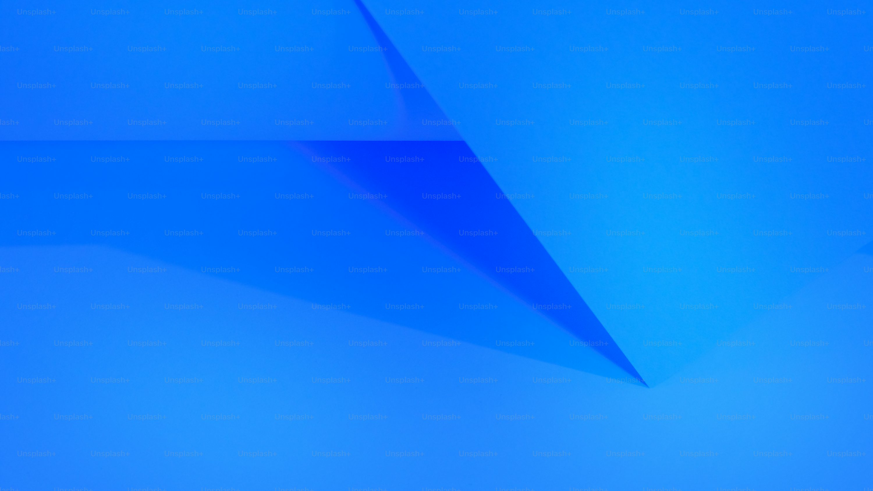 Un fondo abstracto azul con una esquina curva foto – Imagen de Papel ... Un fondo abstracto azul con una esquina curva foto – Imagen de Papel ...
