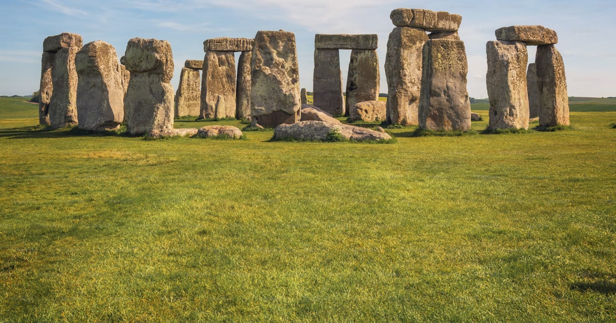 스톤헨지 Stonehenge 는 유네스코 세계 문화 유산 인 솔즈베리 Salisbury 근처의 고대 선사 시대 석조