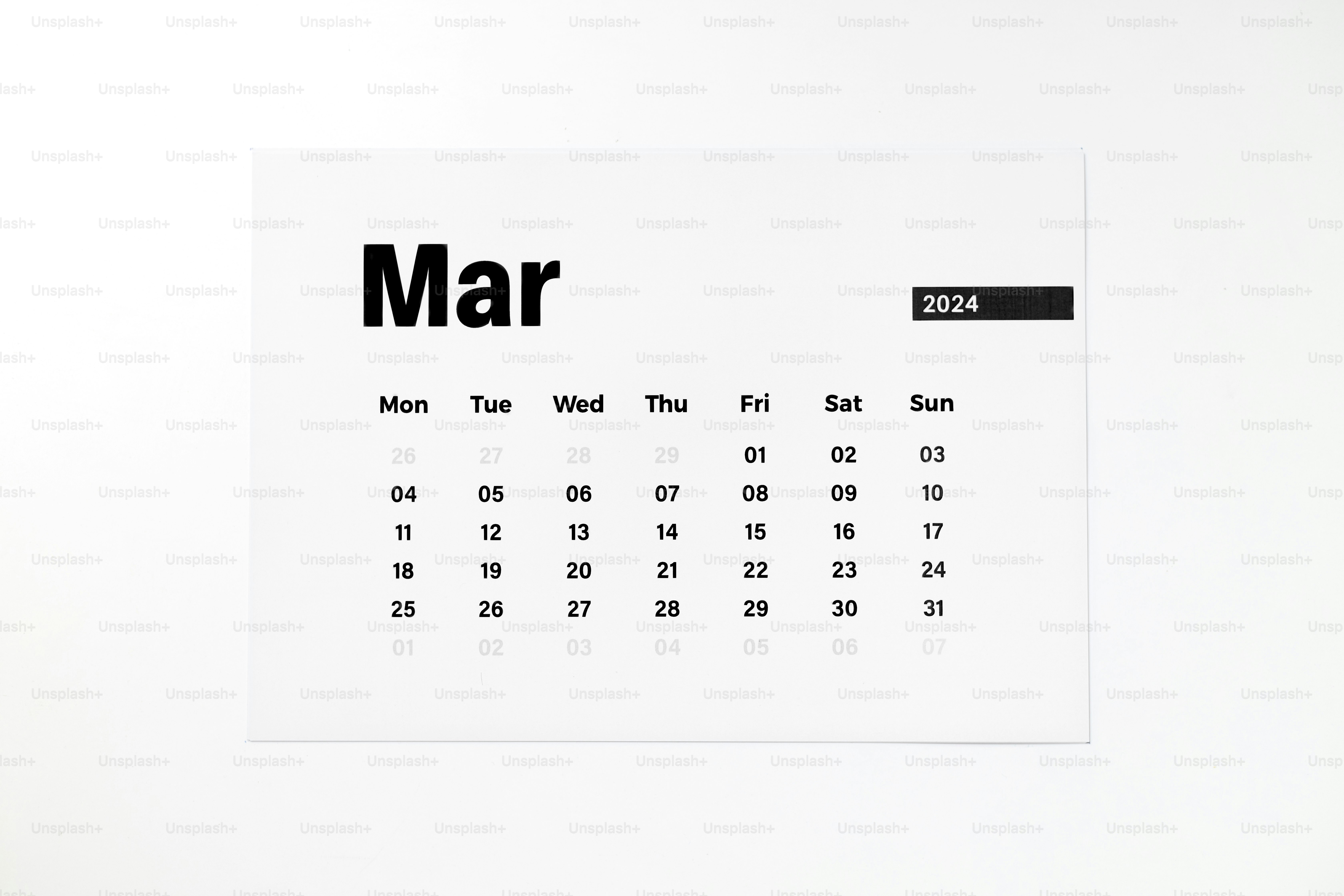 A calendar with the word mar written on it photo – March Image on Unsplash