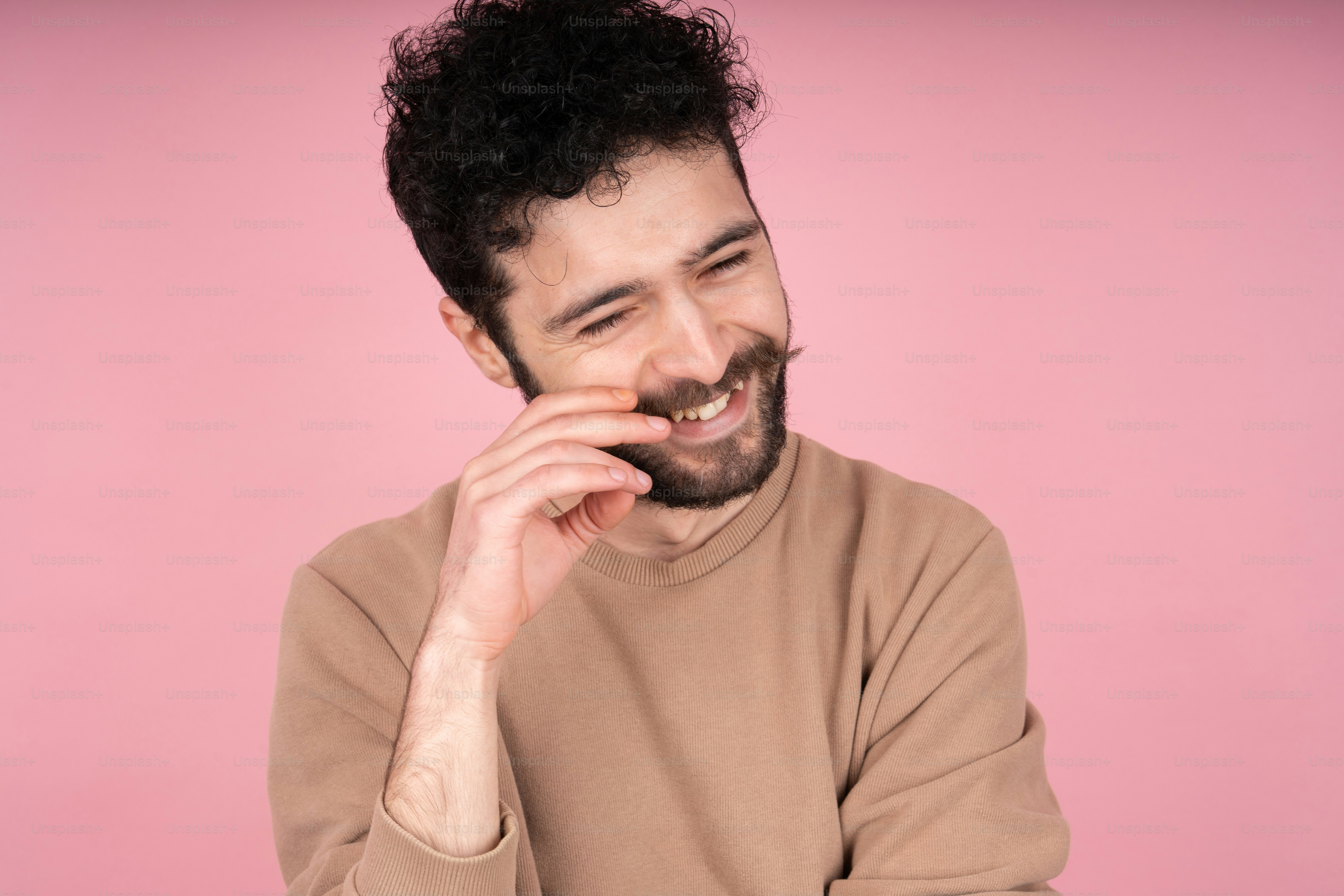 A man with a goatee and a beard smiling photo – Man Image on Unsplash