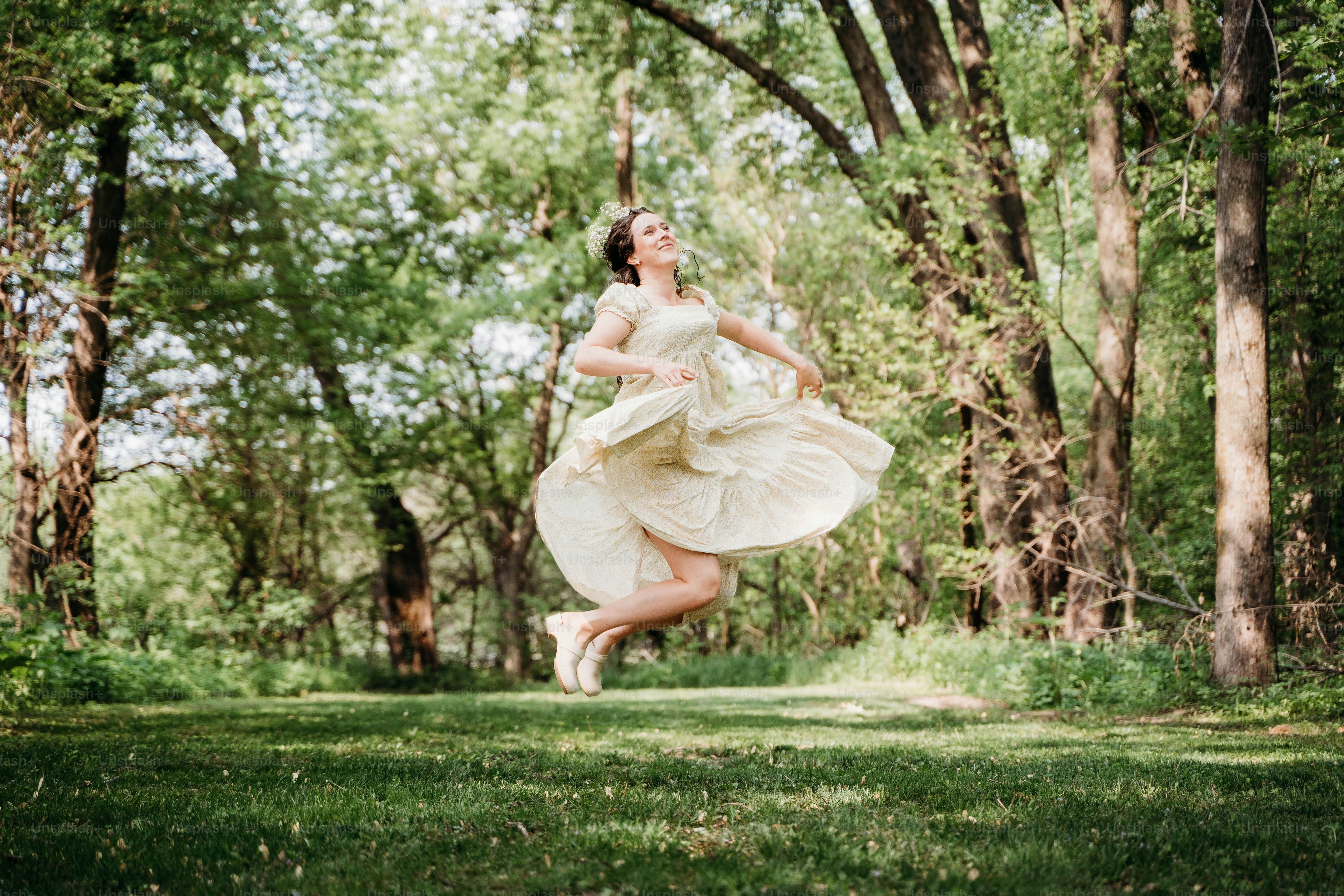 45,628+ Jumping For Joy Pictures | Download Free Images on Unsplash