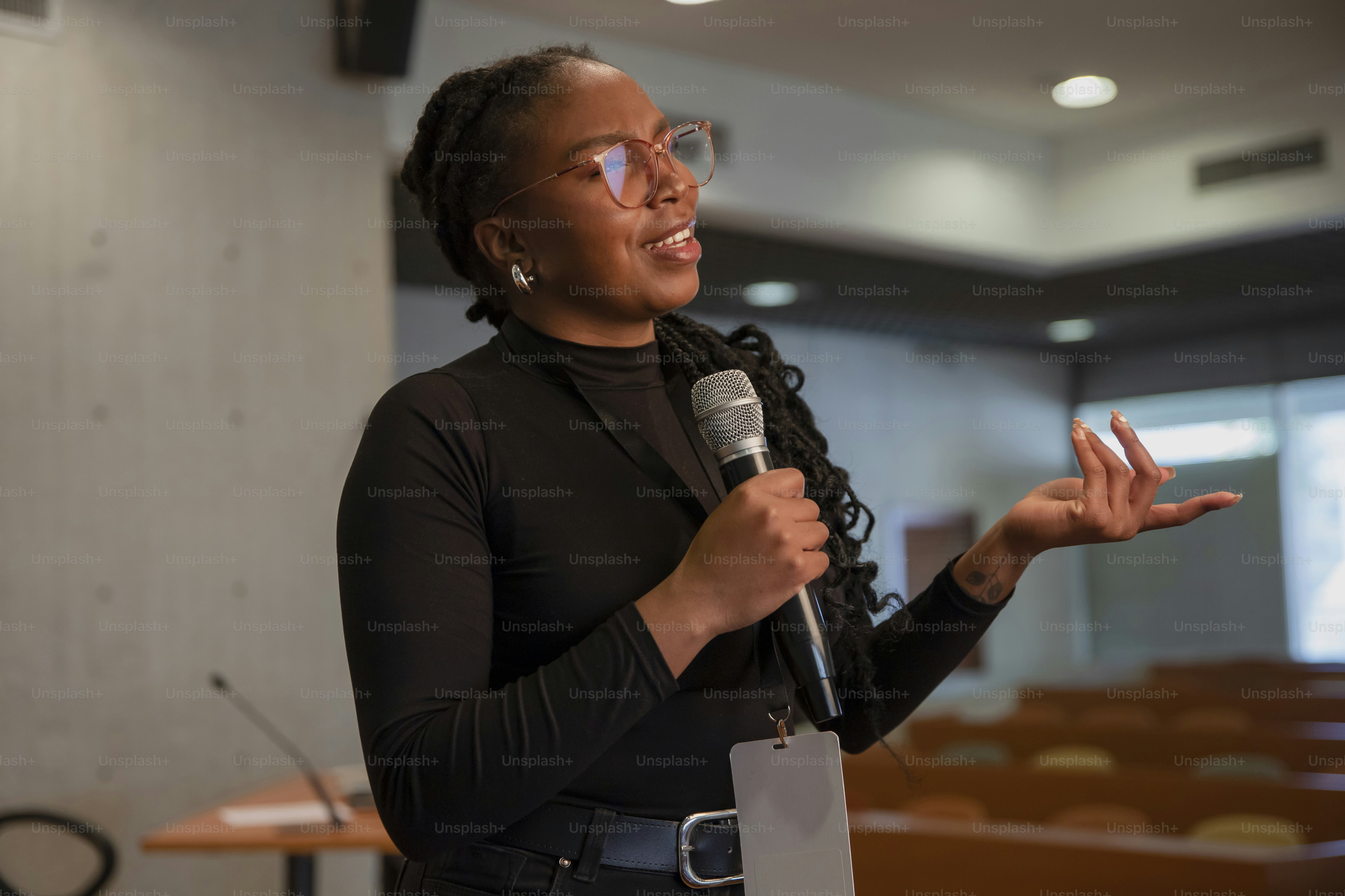 Guest Speaker Pictures | Download Free Images on Unsplash