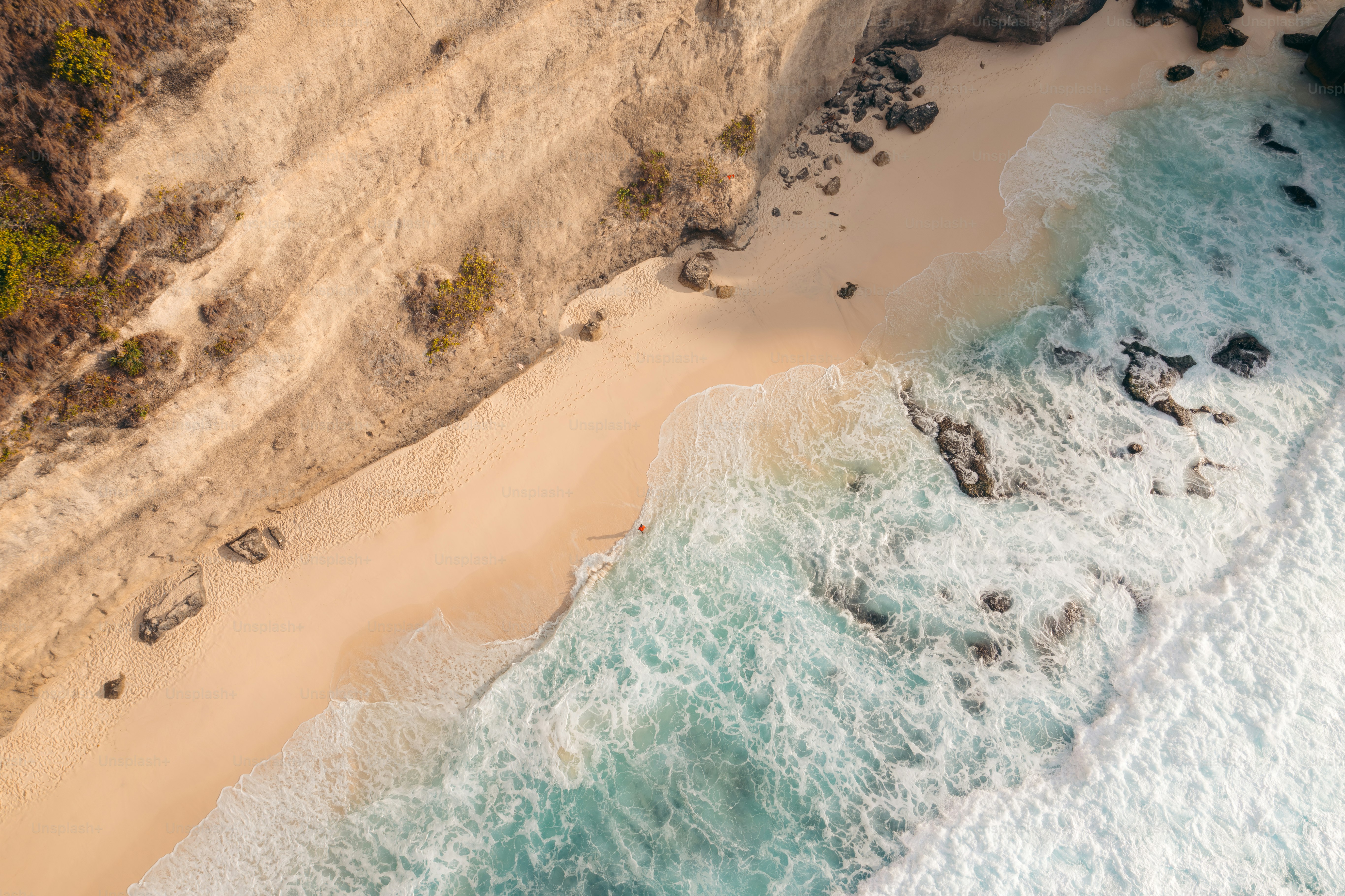 A bird's eye view of a beach and ocean photo – Wallpaper 4k Image on ...