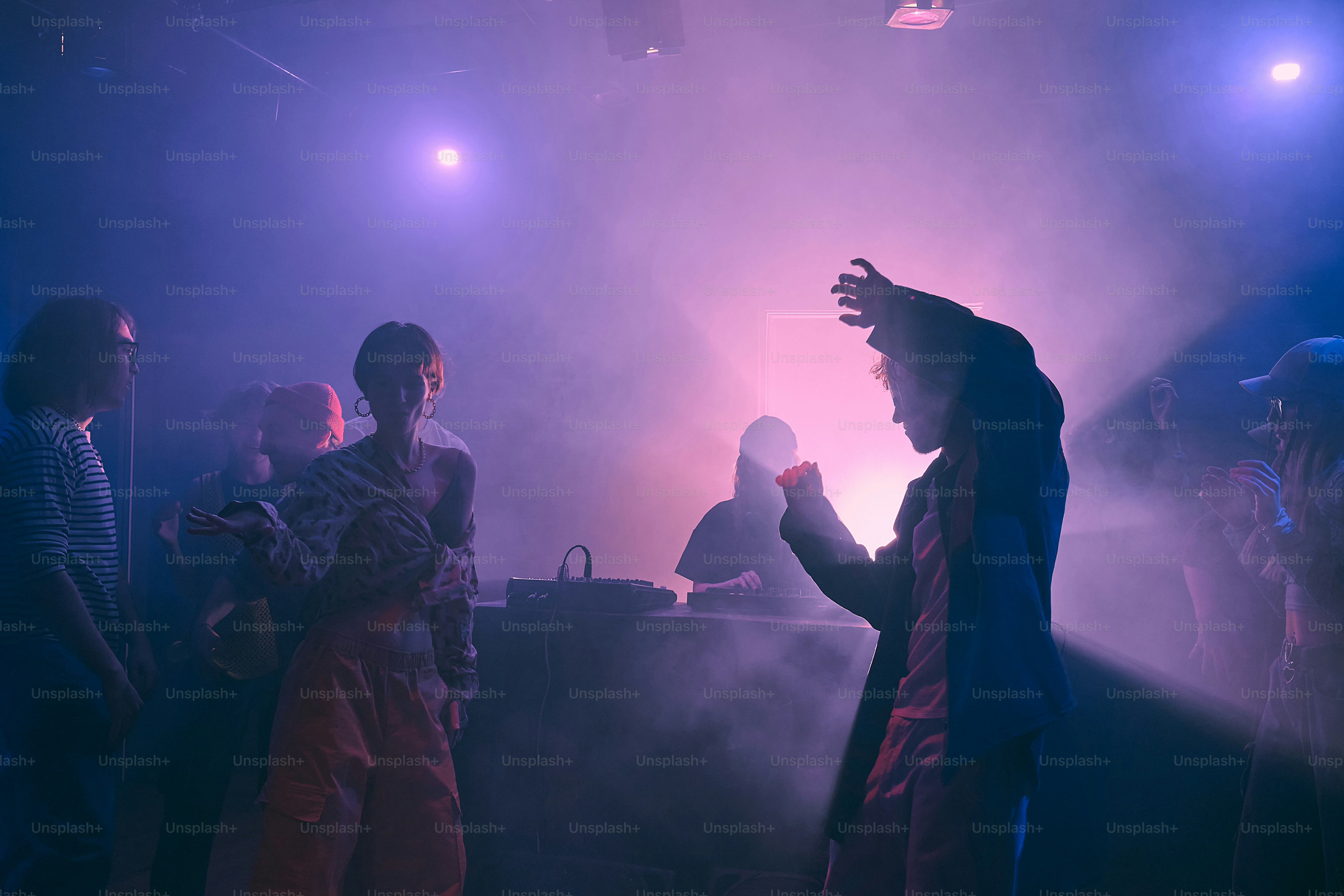 Rap Battle Pictures | Download Free Images on Unsplash