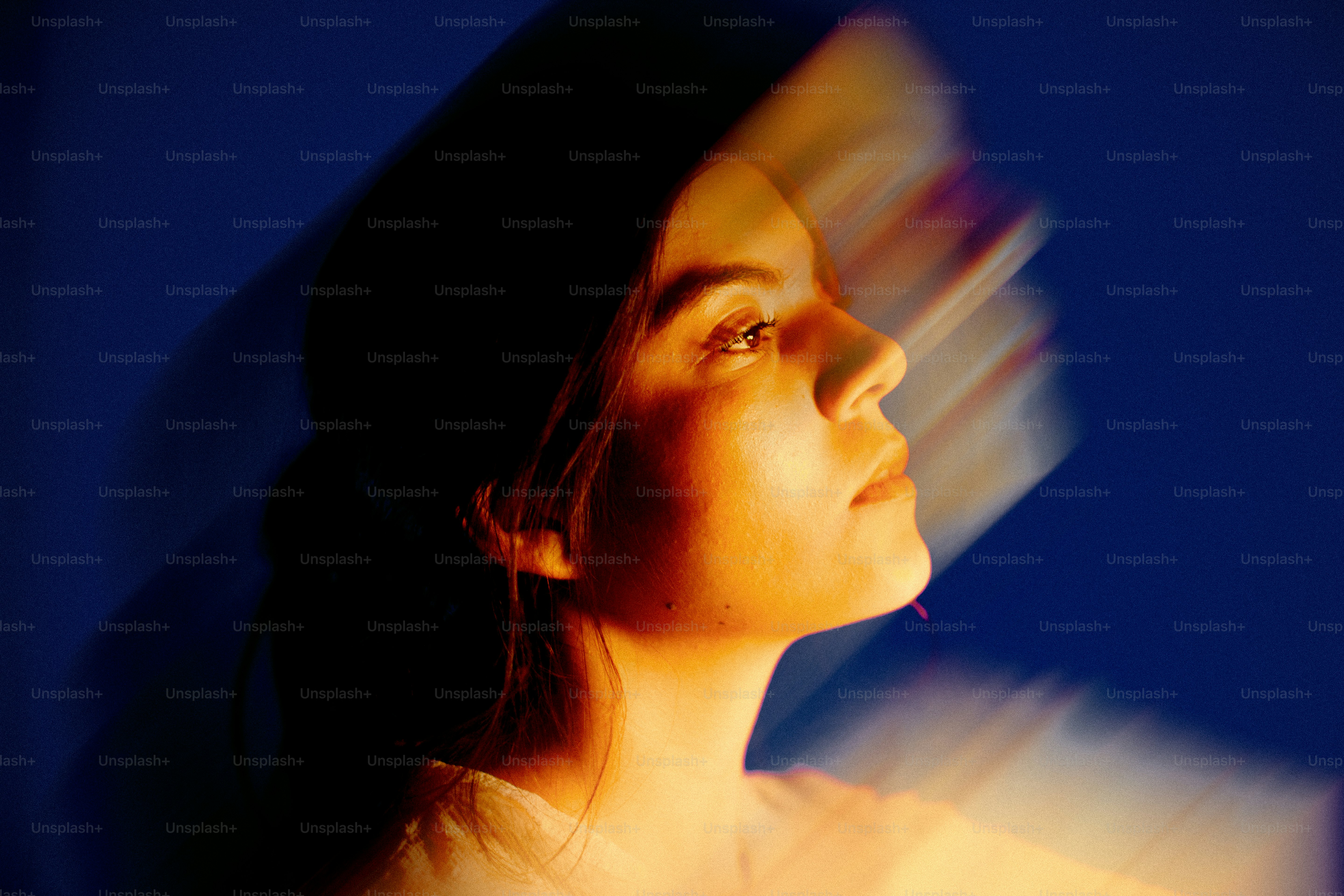 A woman with a blurry image of her face photo – Portrait Image on Unsplash