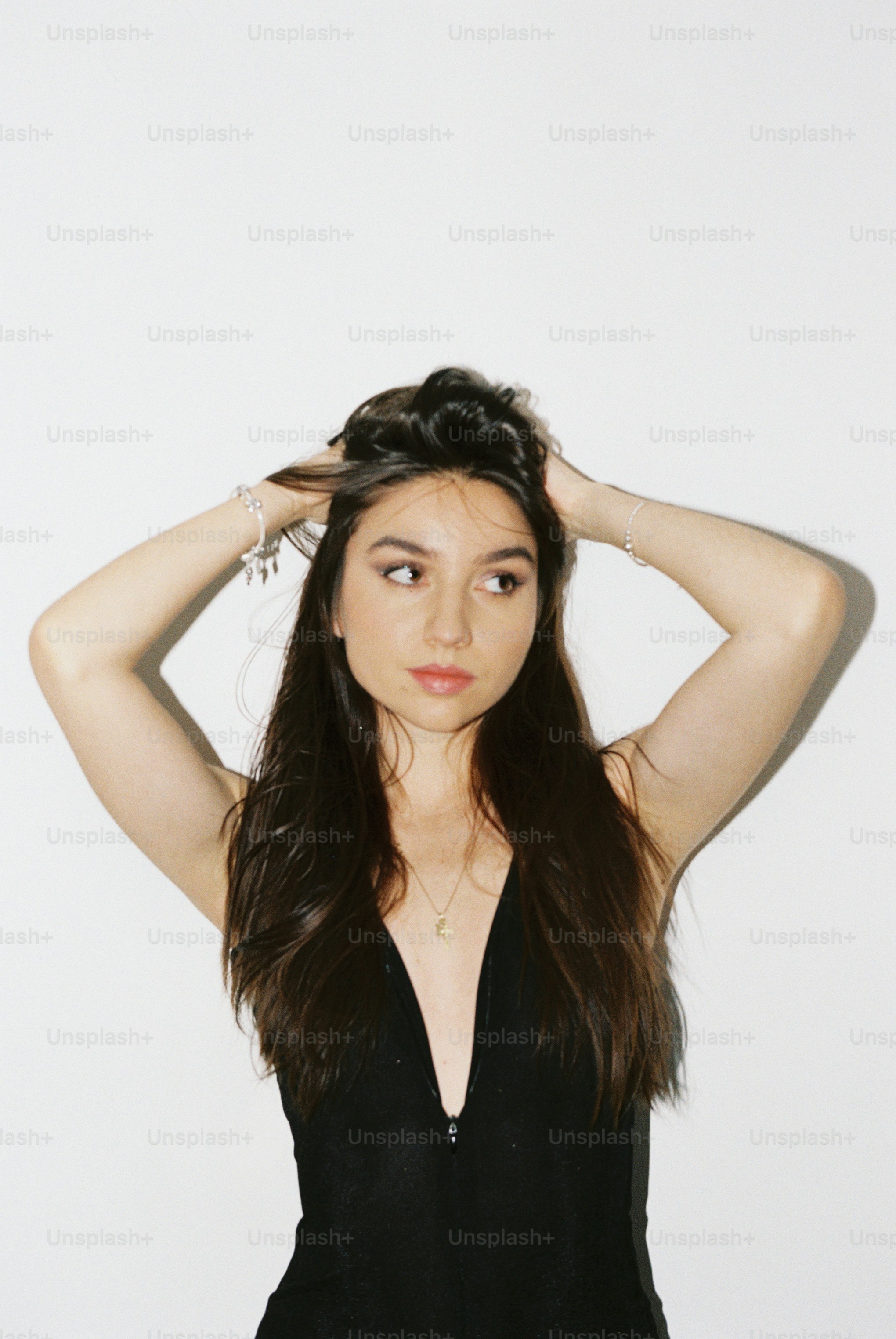 18 Year Old Girl Pictures | Download Free Images on Unsplash