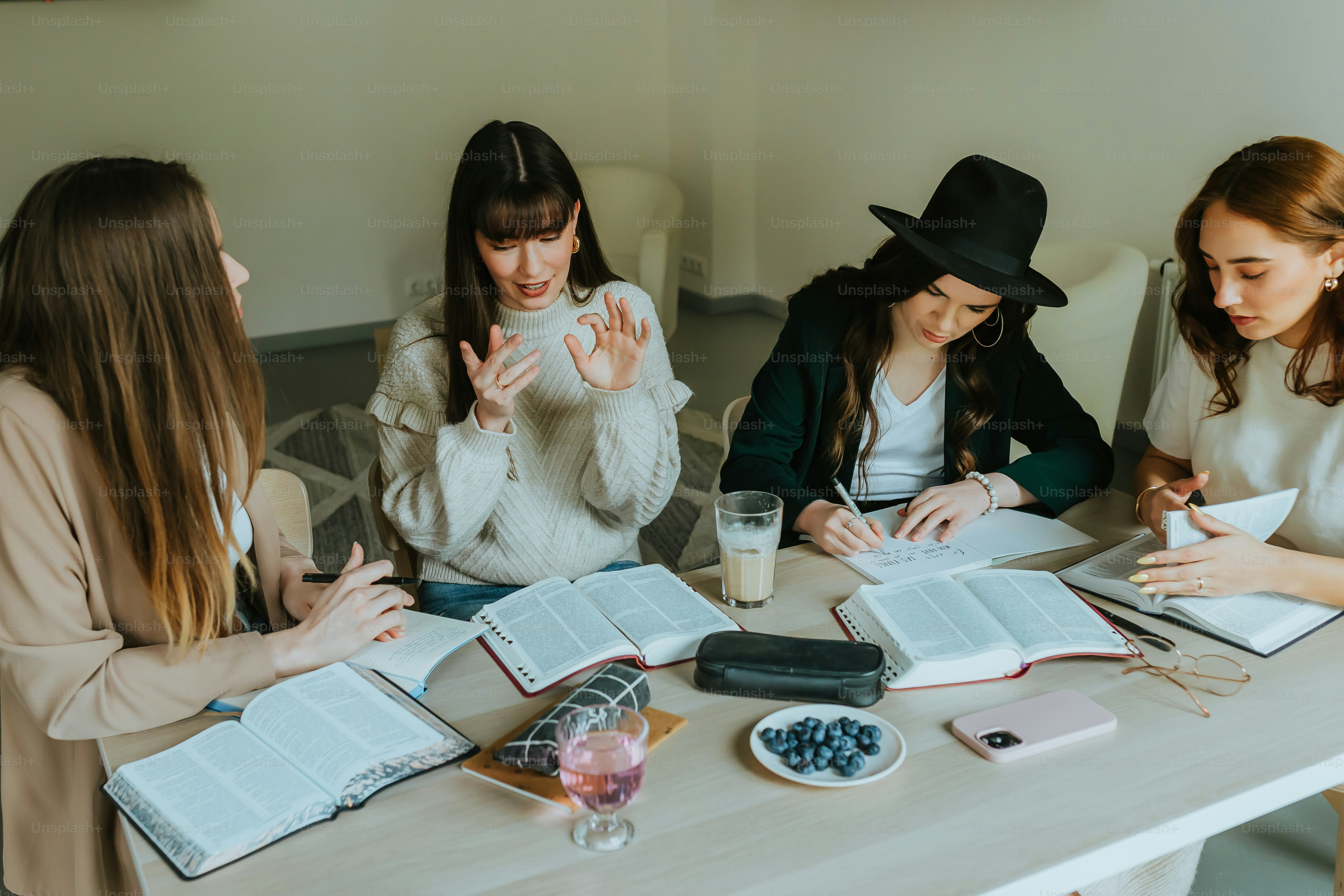 Writing Group Pictures | Download Free Images on Unsplash
