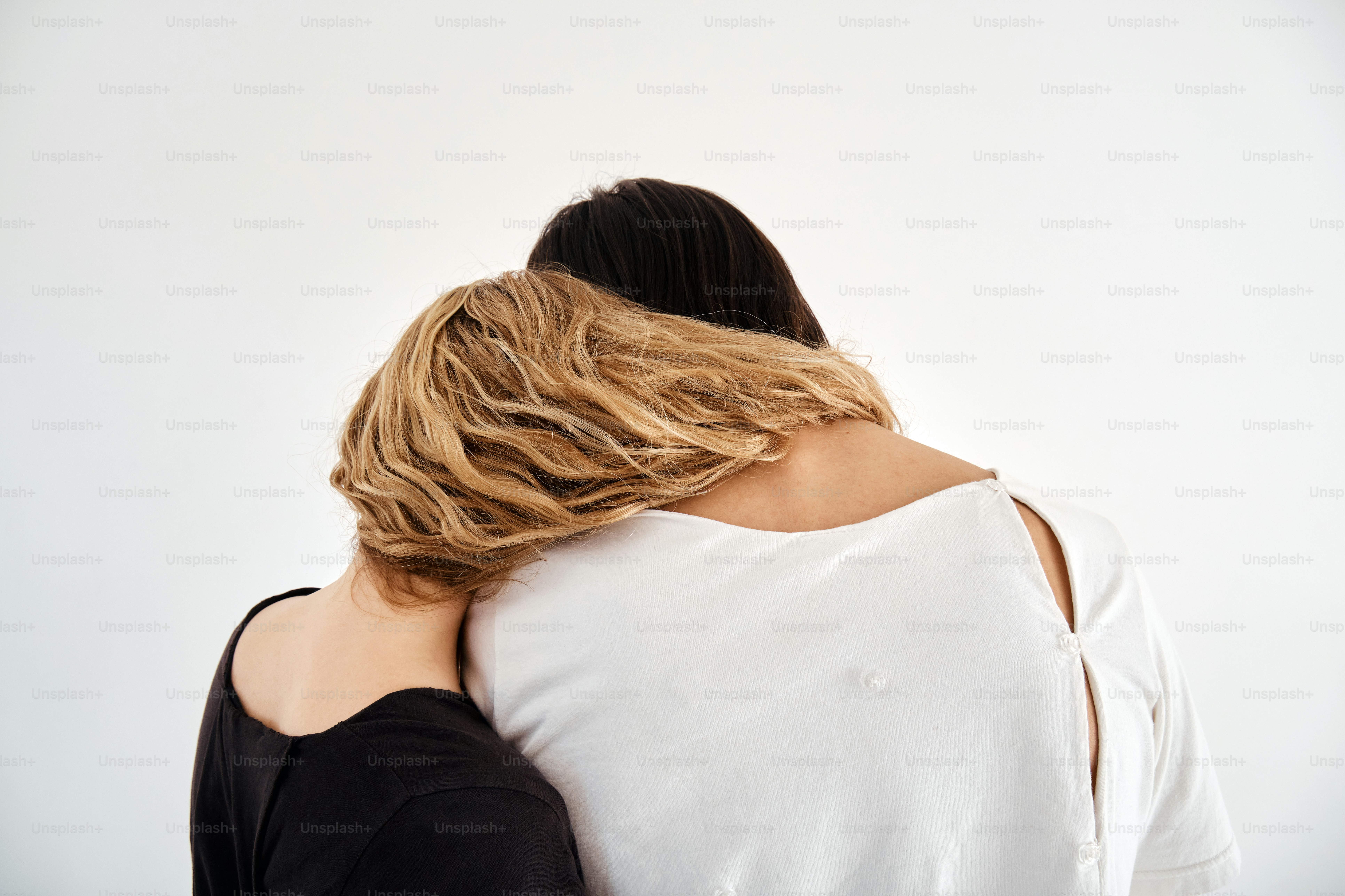 Two Women Hugging Pictures | Download Free Images on Unsplash