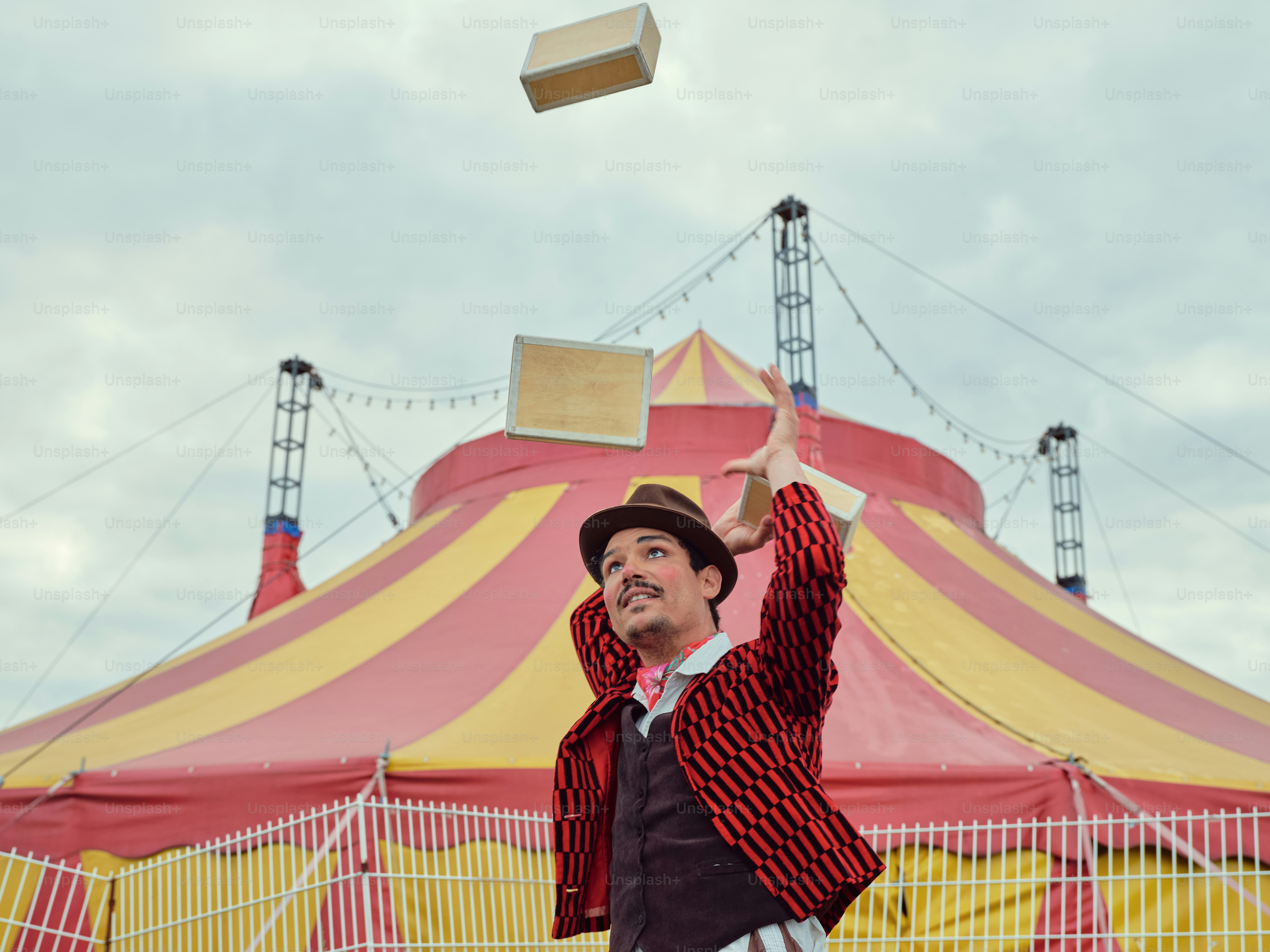 Big Top Pictures | Download Free Images on Unsplash