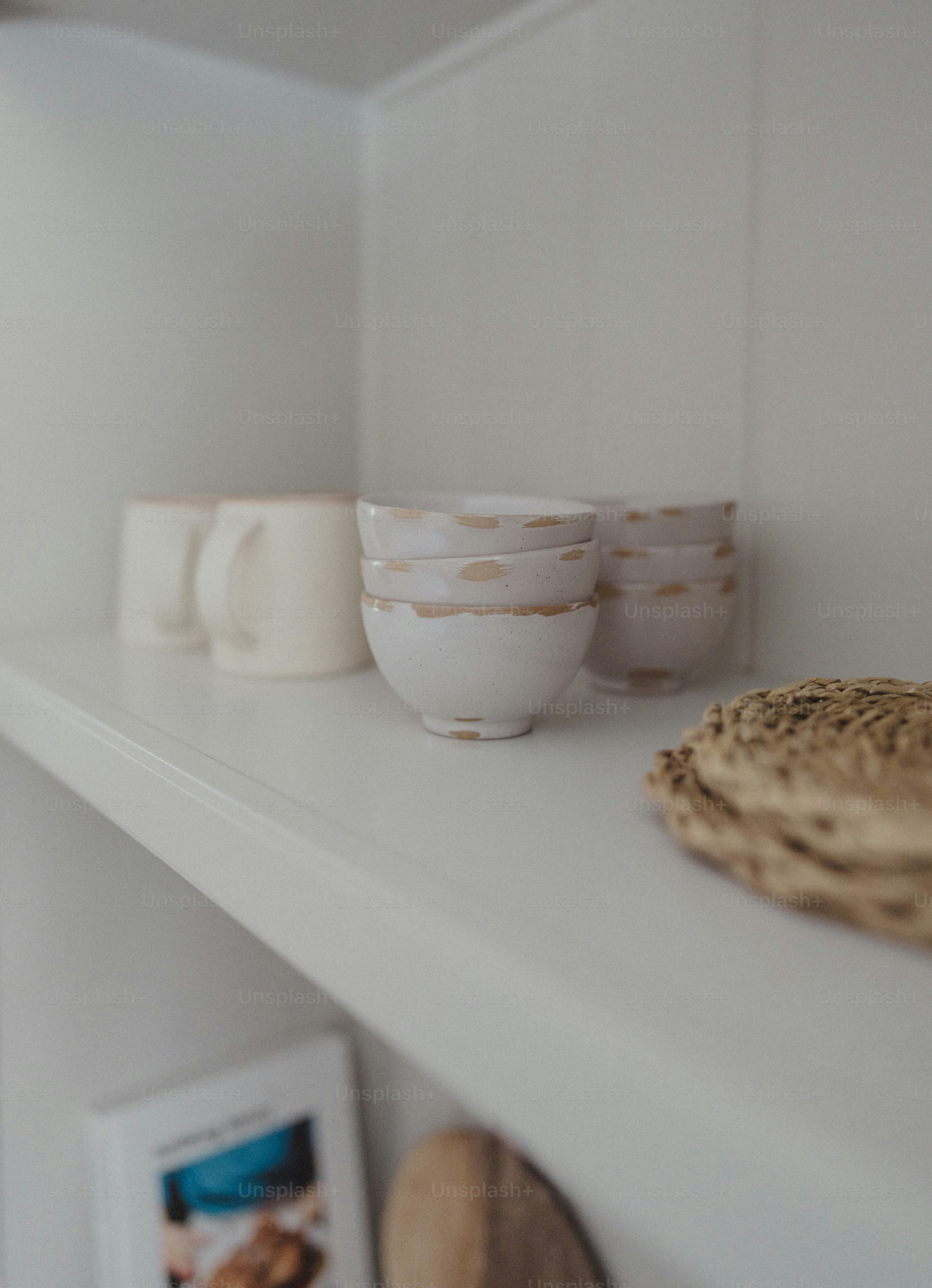 Une image floue de la lumière du soleil traversant une fenêtre photo ...