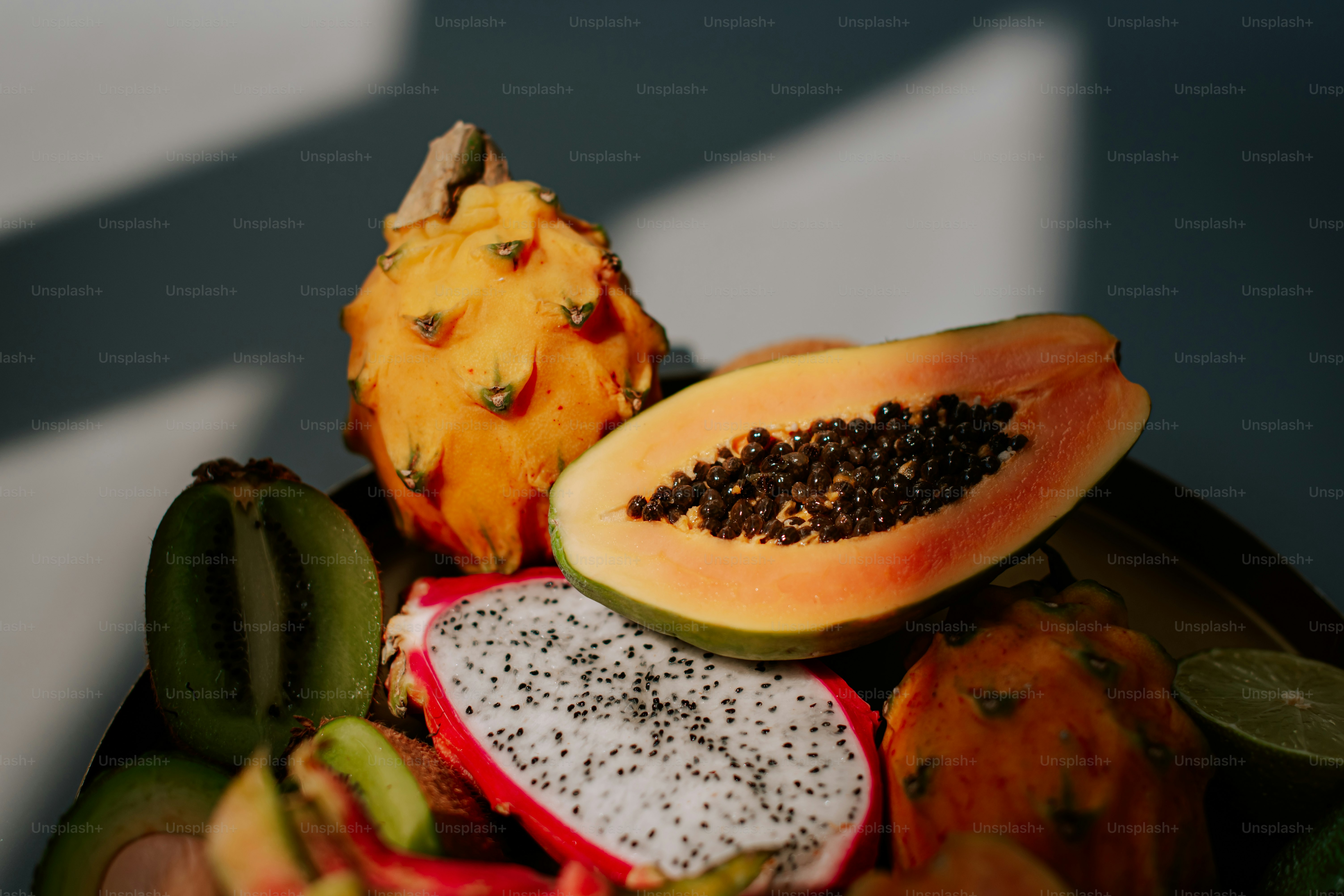 A close up of a bunch of fruit on a table photo – Fruit Image on Unsplash