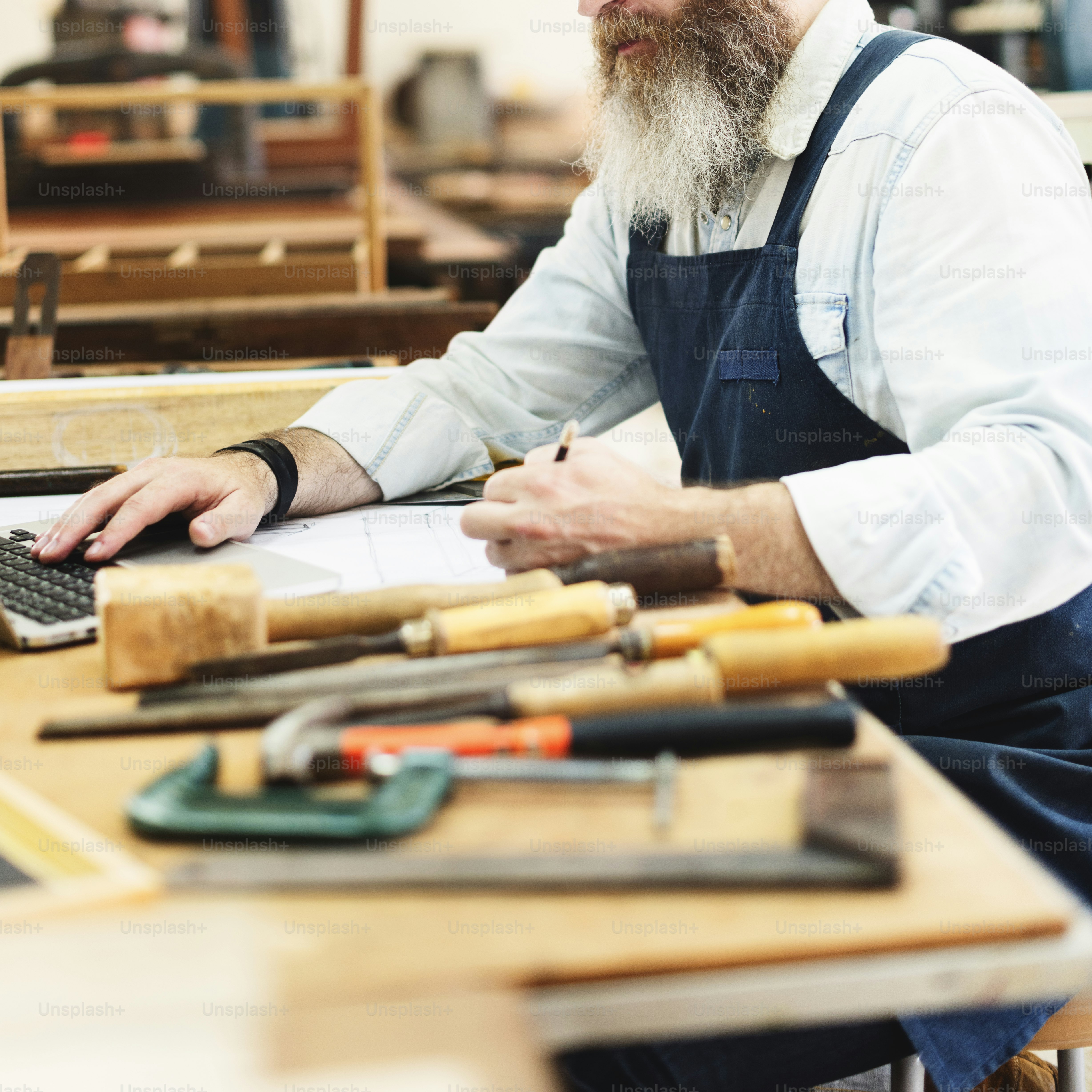 Craftman Pictures | Download Free Images on Unsplash