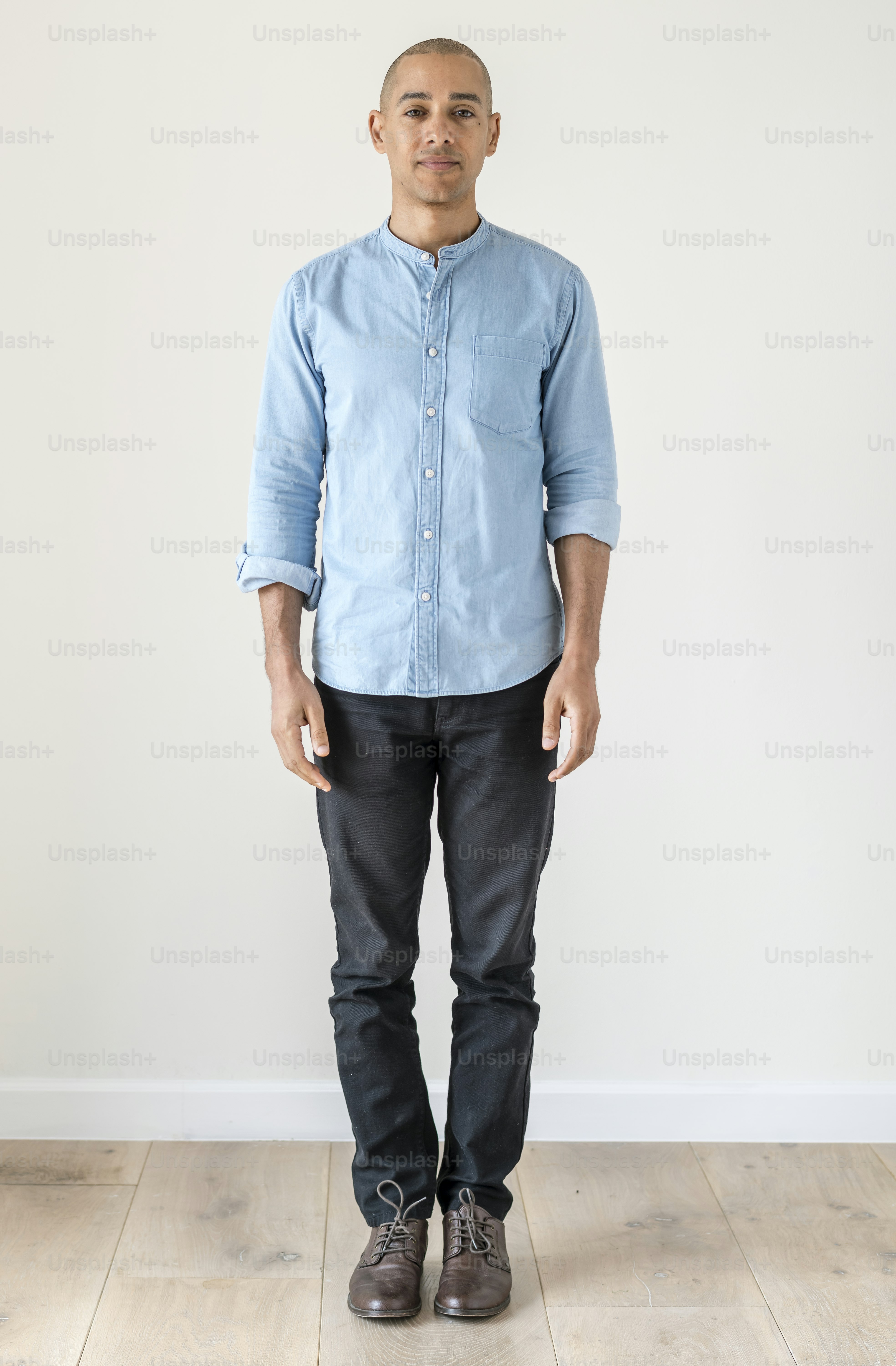 750+ Man Standing Pictures | Download Free Images on Unsplash