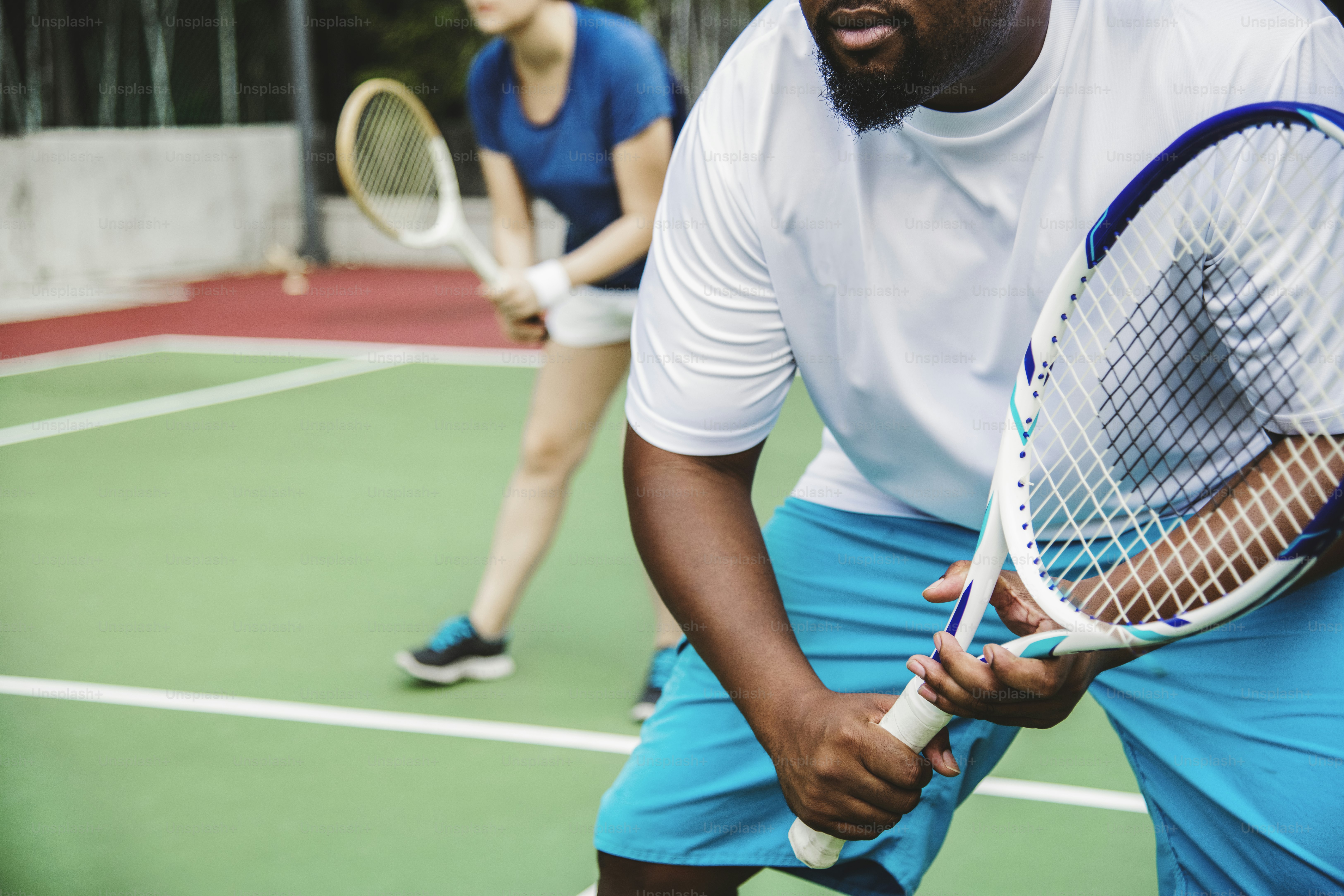 Pareja jugando al tenis en equipo foto – Imagen de Tenista en Unsplash