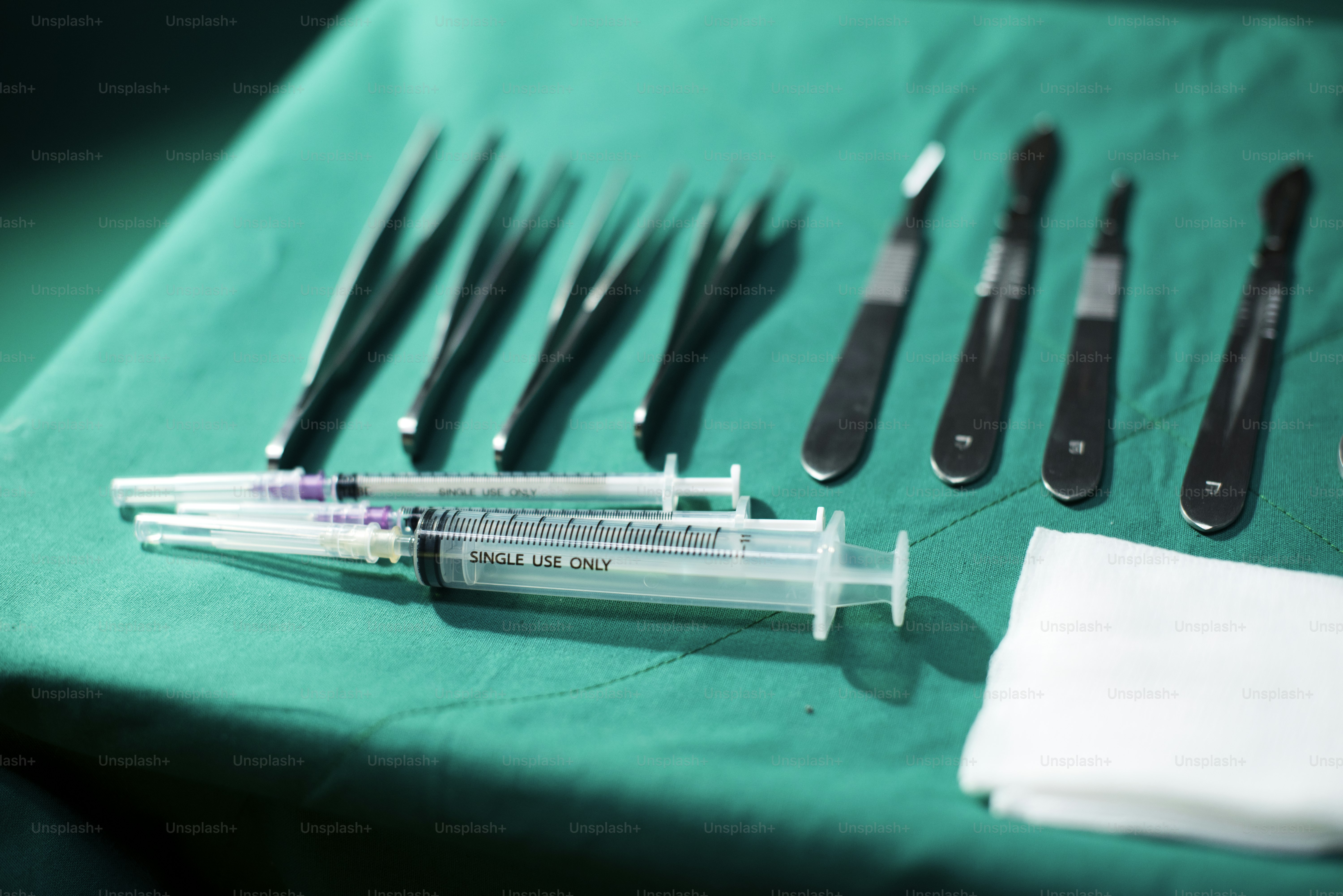 Doctors are doing an operation photo – Doctor Image on Unsplash