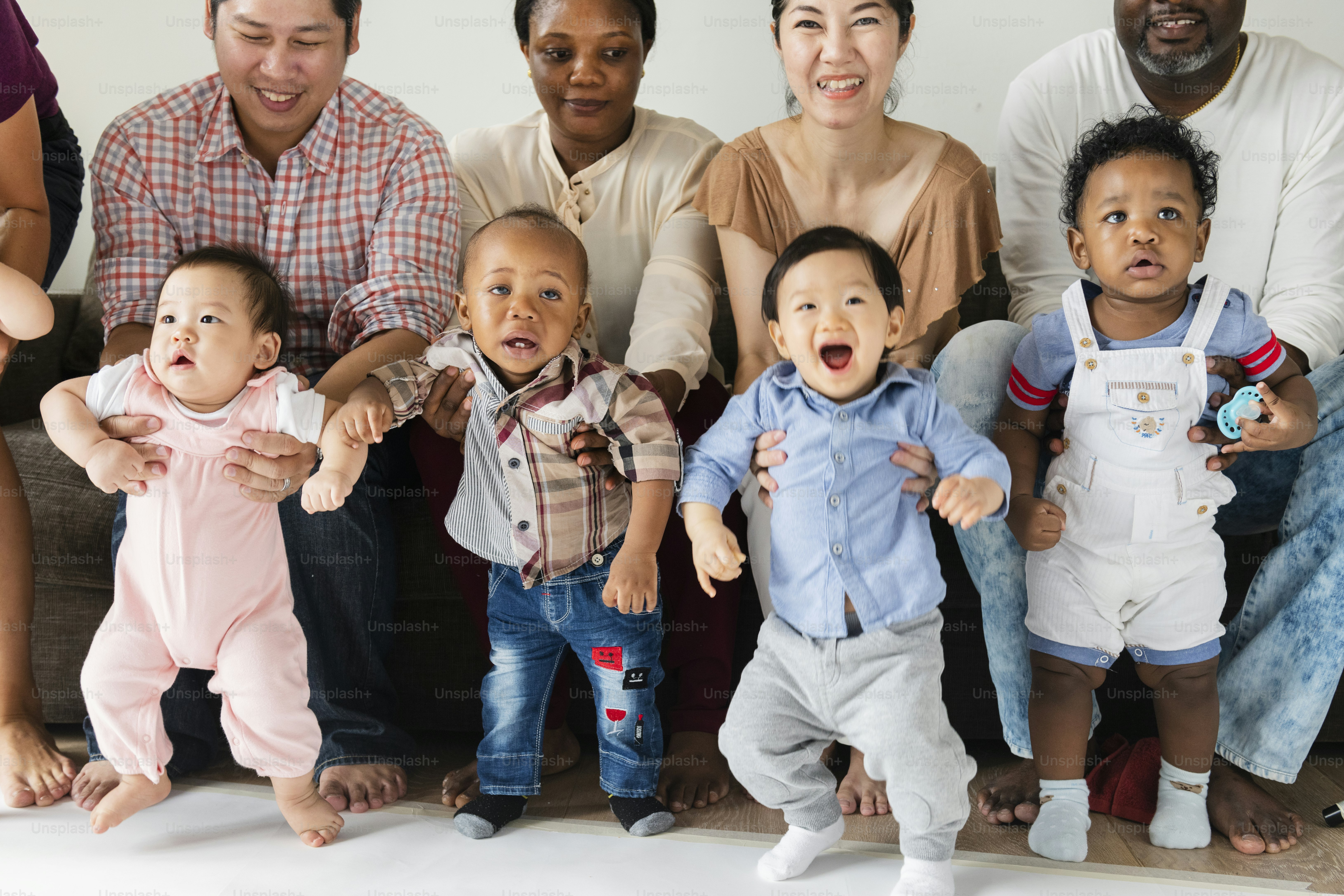 Diverse babies with their parents photo – Diversity Image on Unsplash