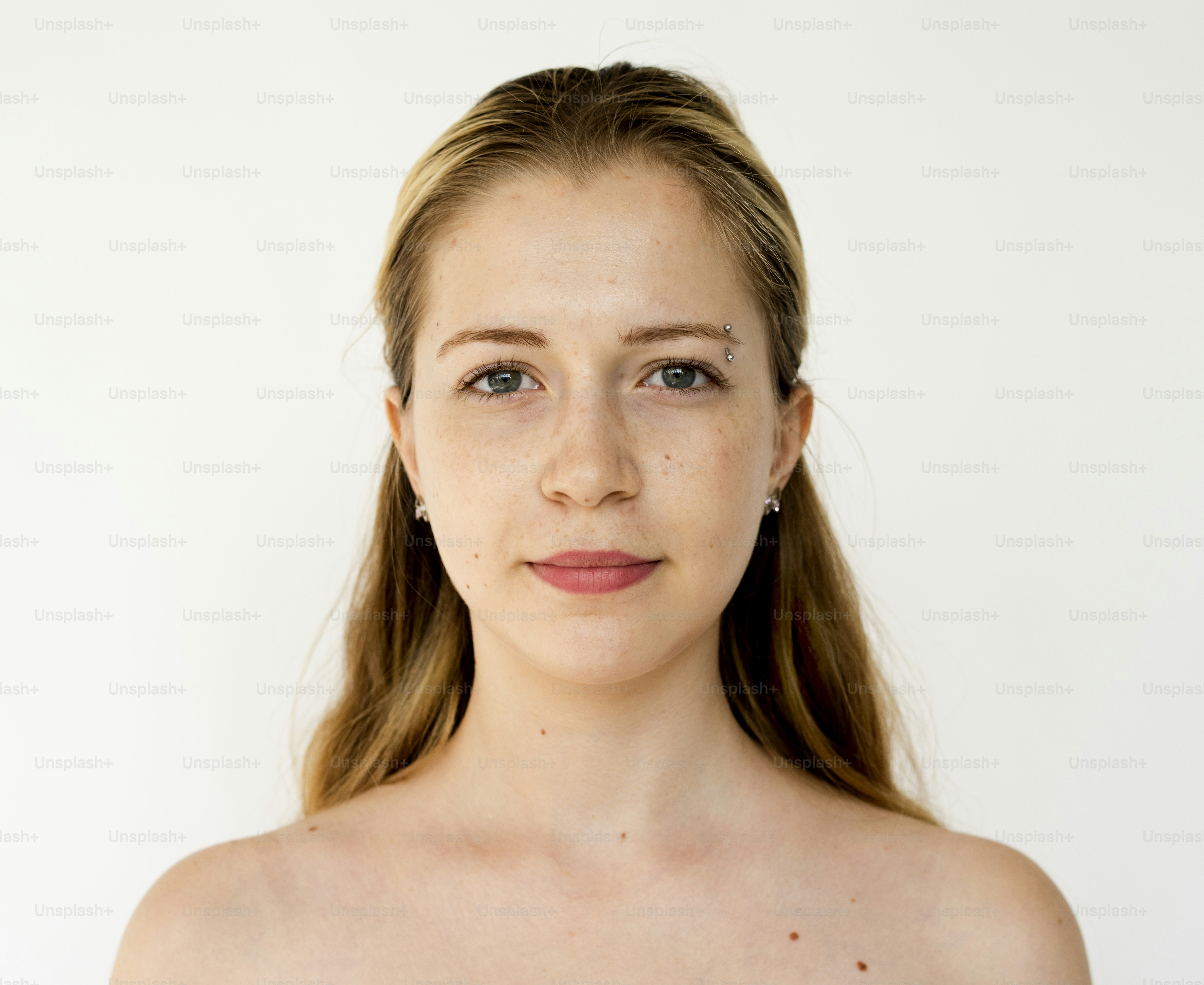 People studio shoot portrait looking at camera photo – White people Image on Unsplash