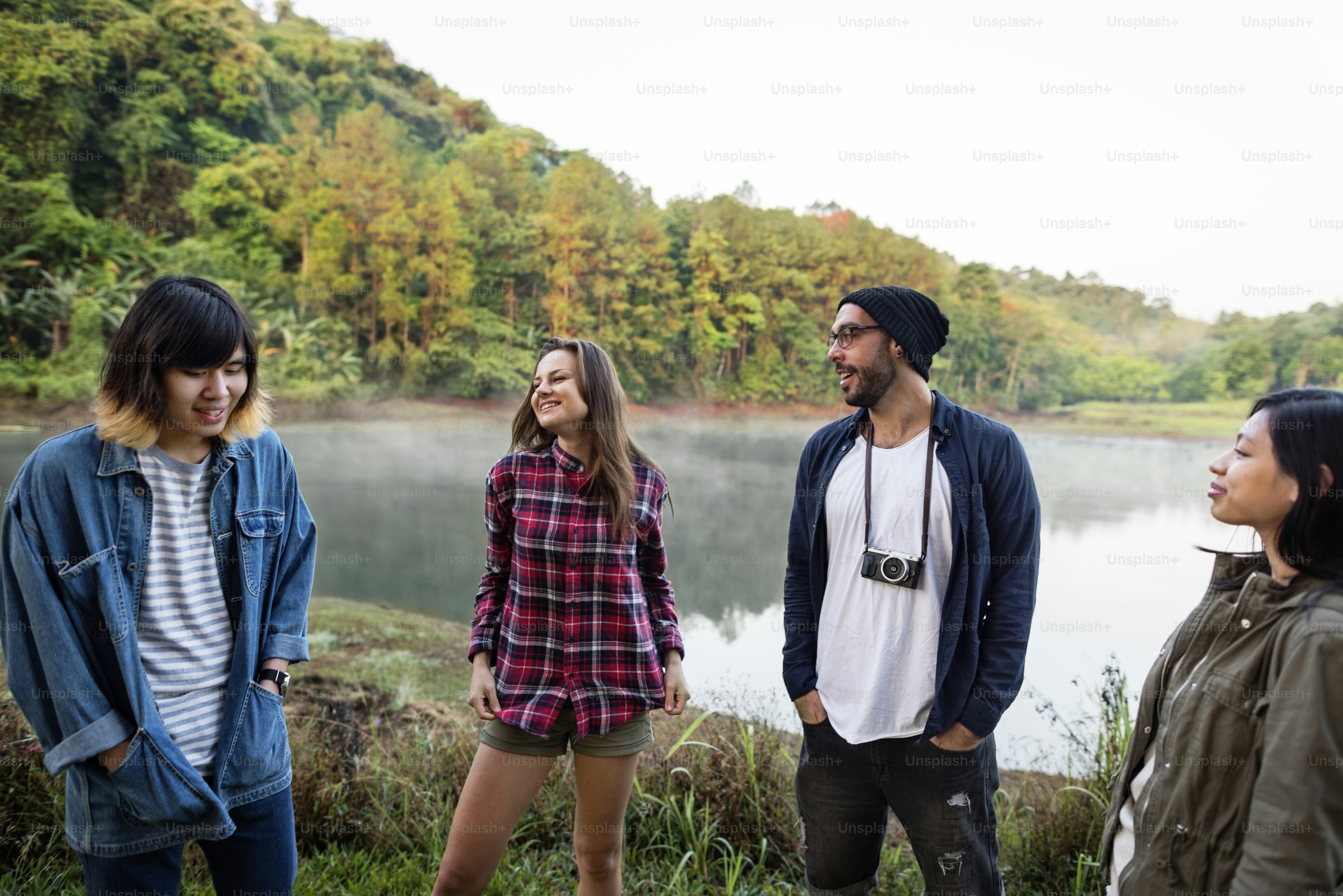 Friends Explore Nature Outdoors Concept photo – Luxuriant Image on Unsplash