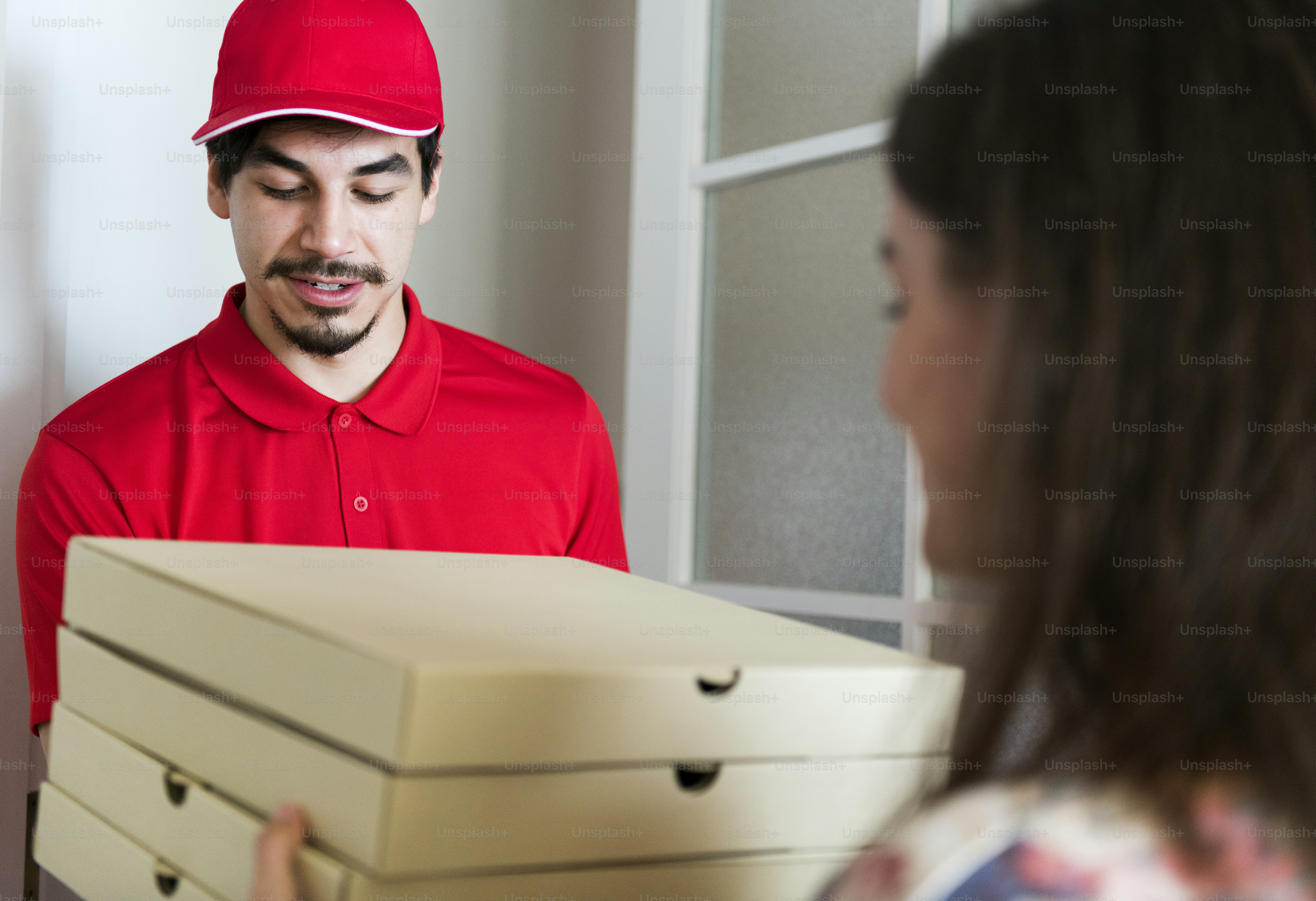 Man delivery pizza to customer photo – Adult Image on Unsplash