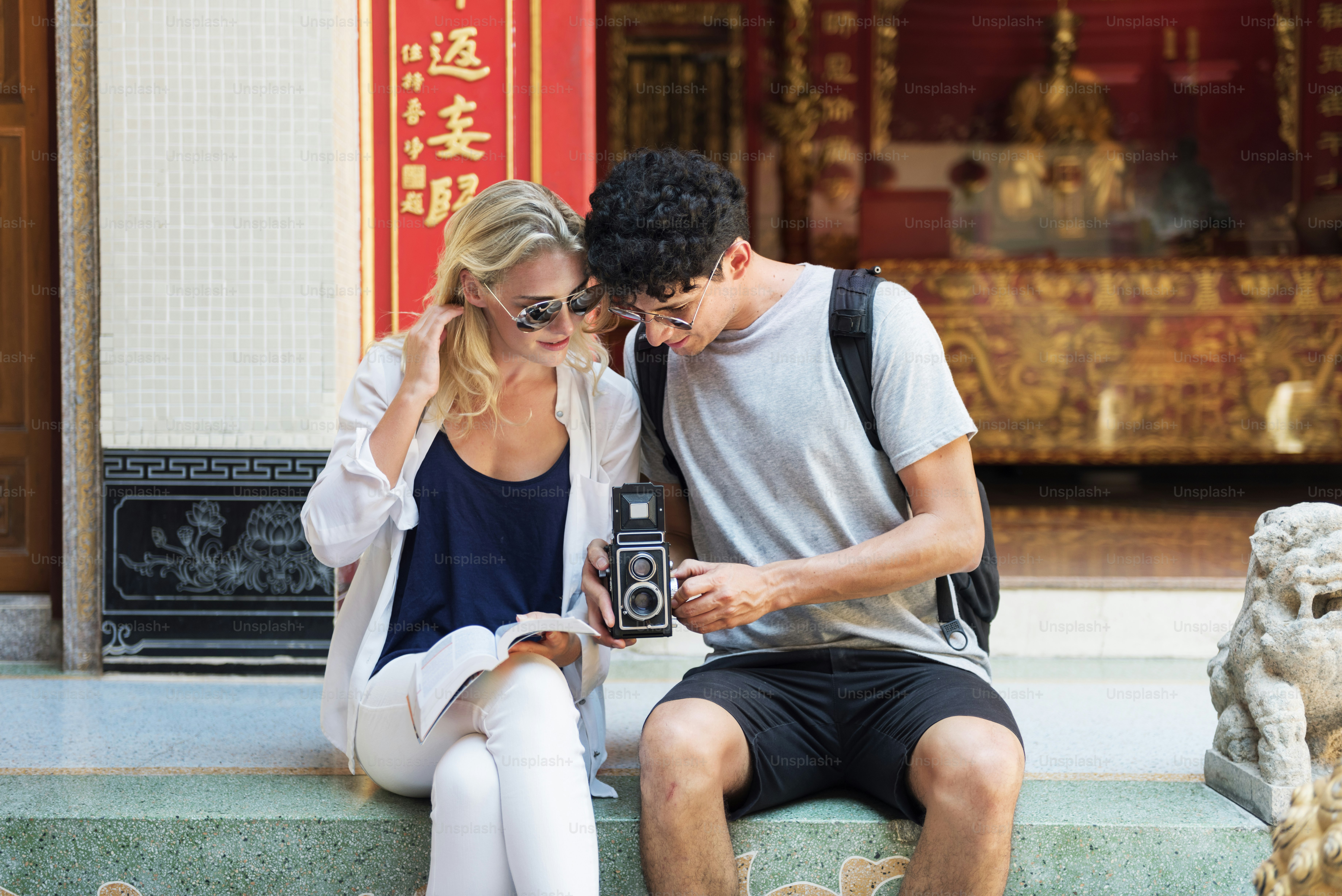 Trave Trip Vacation Camera Photo Memory Couple Concept foto – Imagen de Pareja - Relación en ...