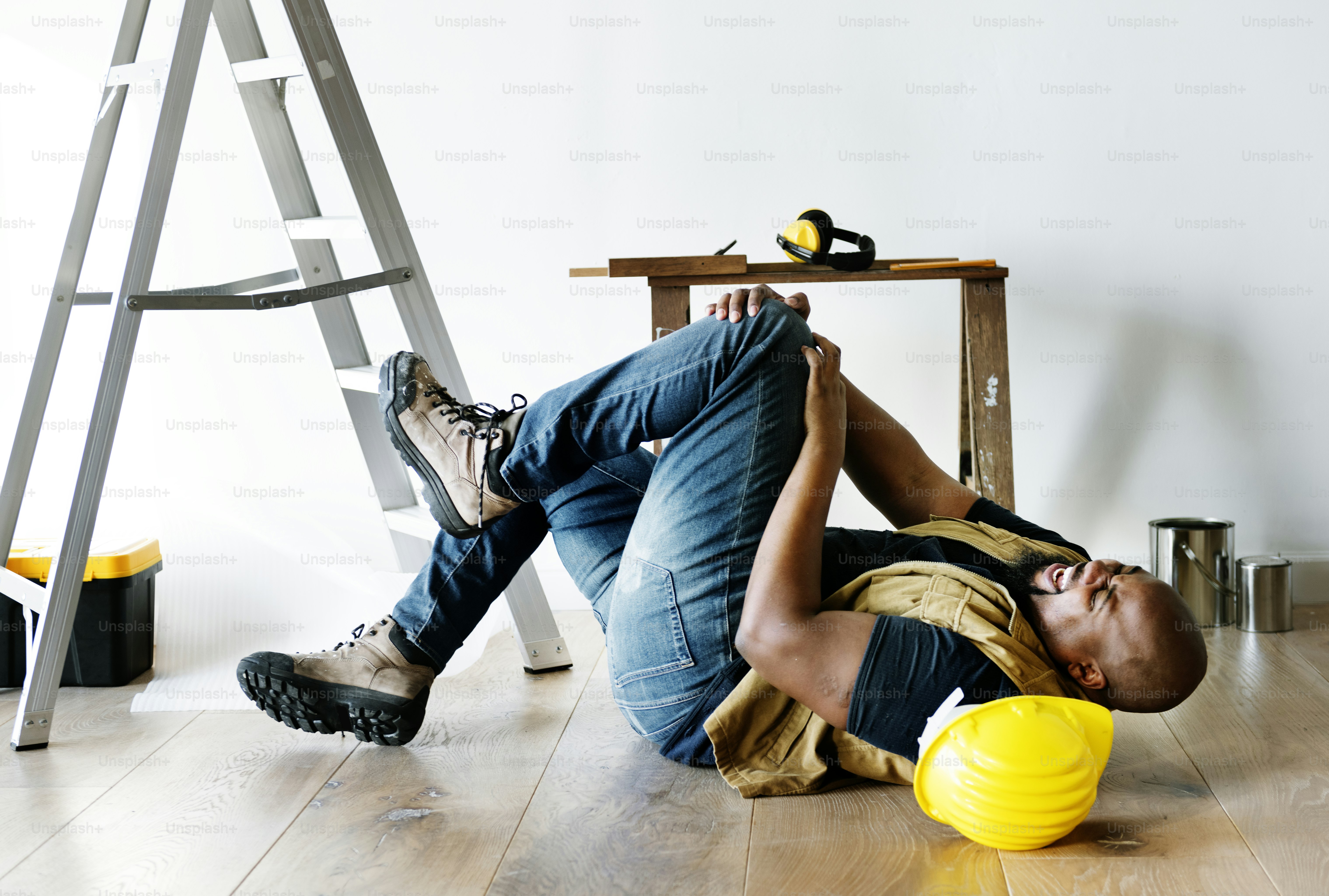 A person getting injured photo – Bone fracture Image on Unsplash