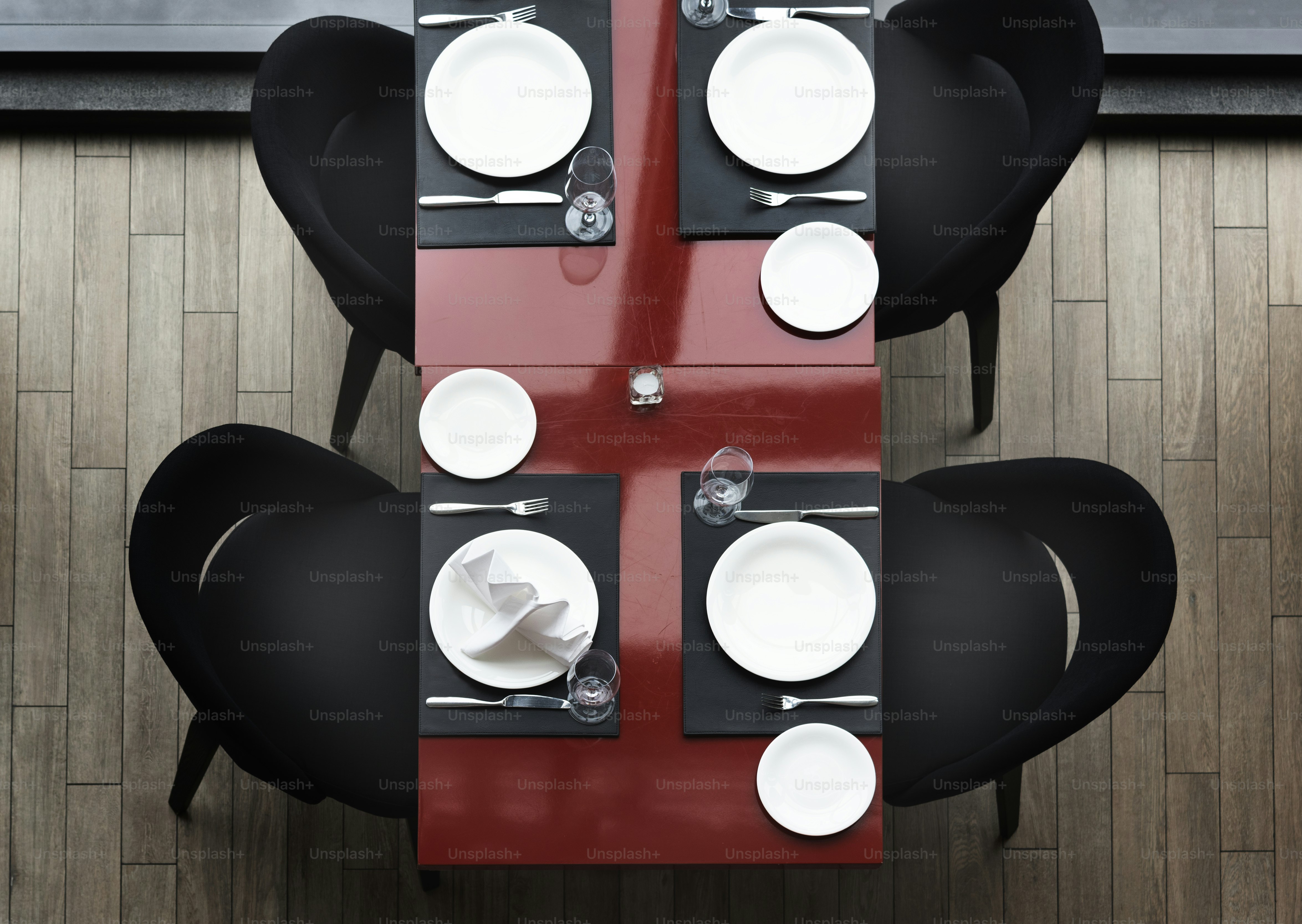 Empty dining table in a restaurant photo – Monochrome Image on Unsplash