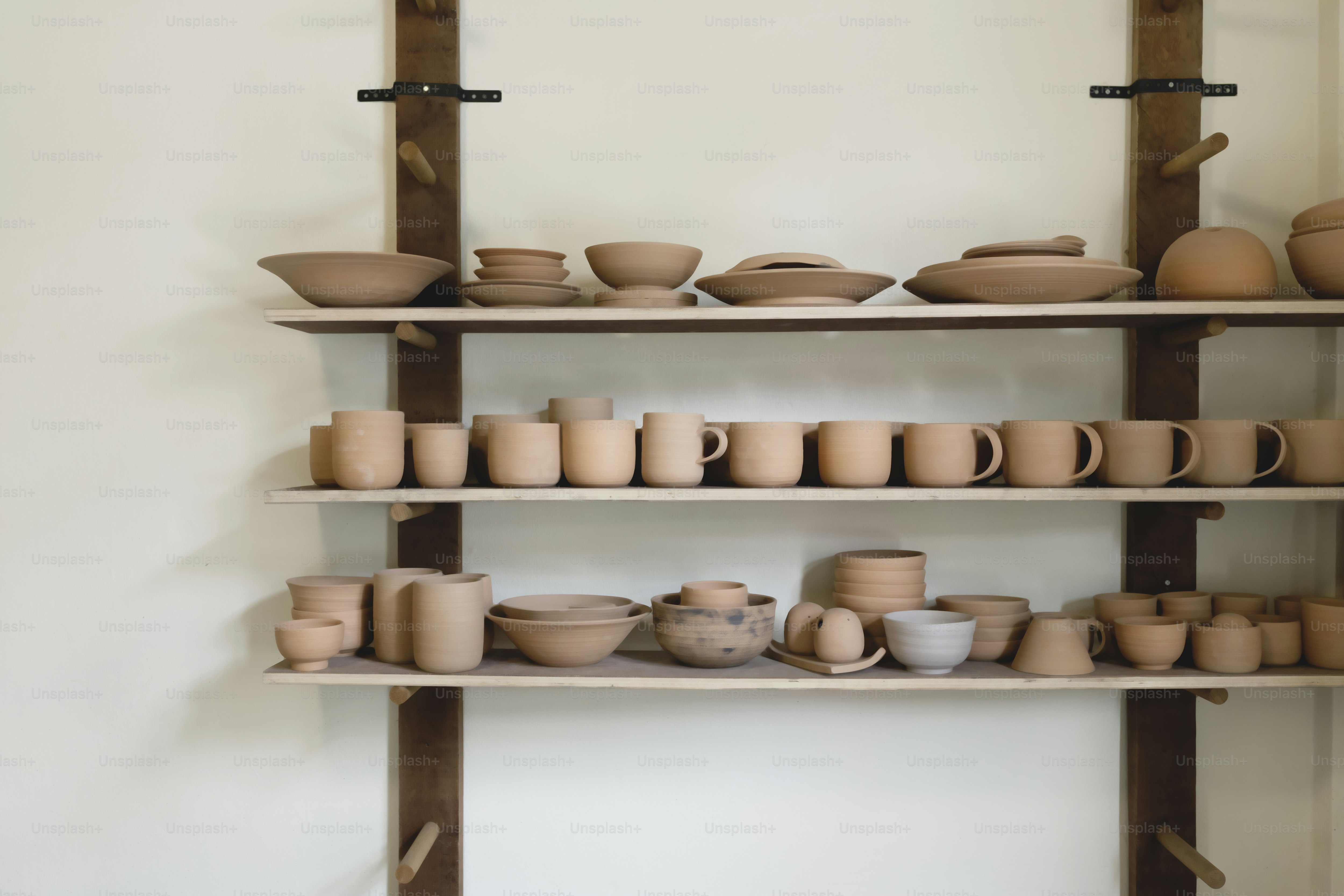 Ceramic cups display photo – Photography Image on Unsplash