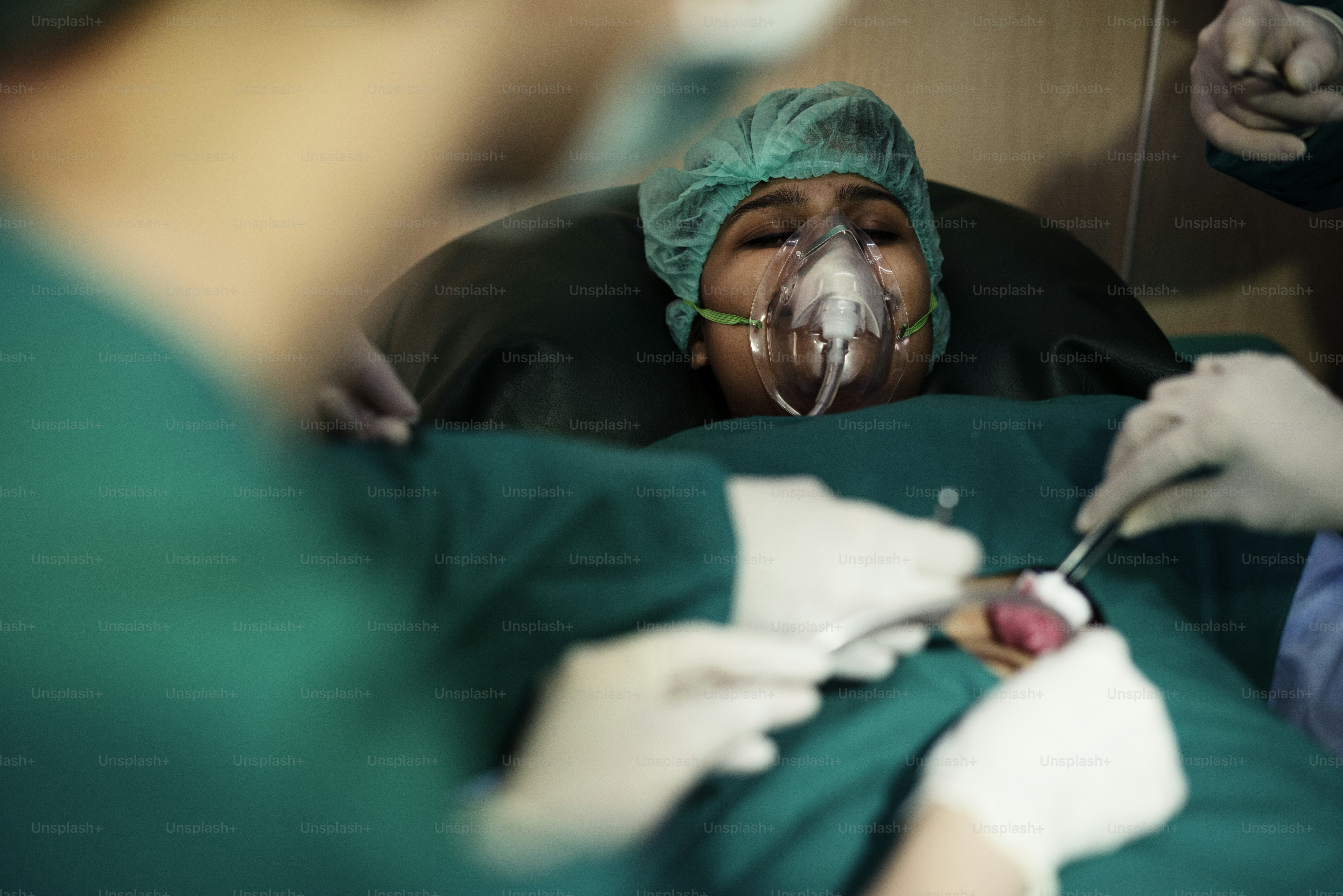 Doctors are doing an operation photo – Doctor Image on Unsplash