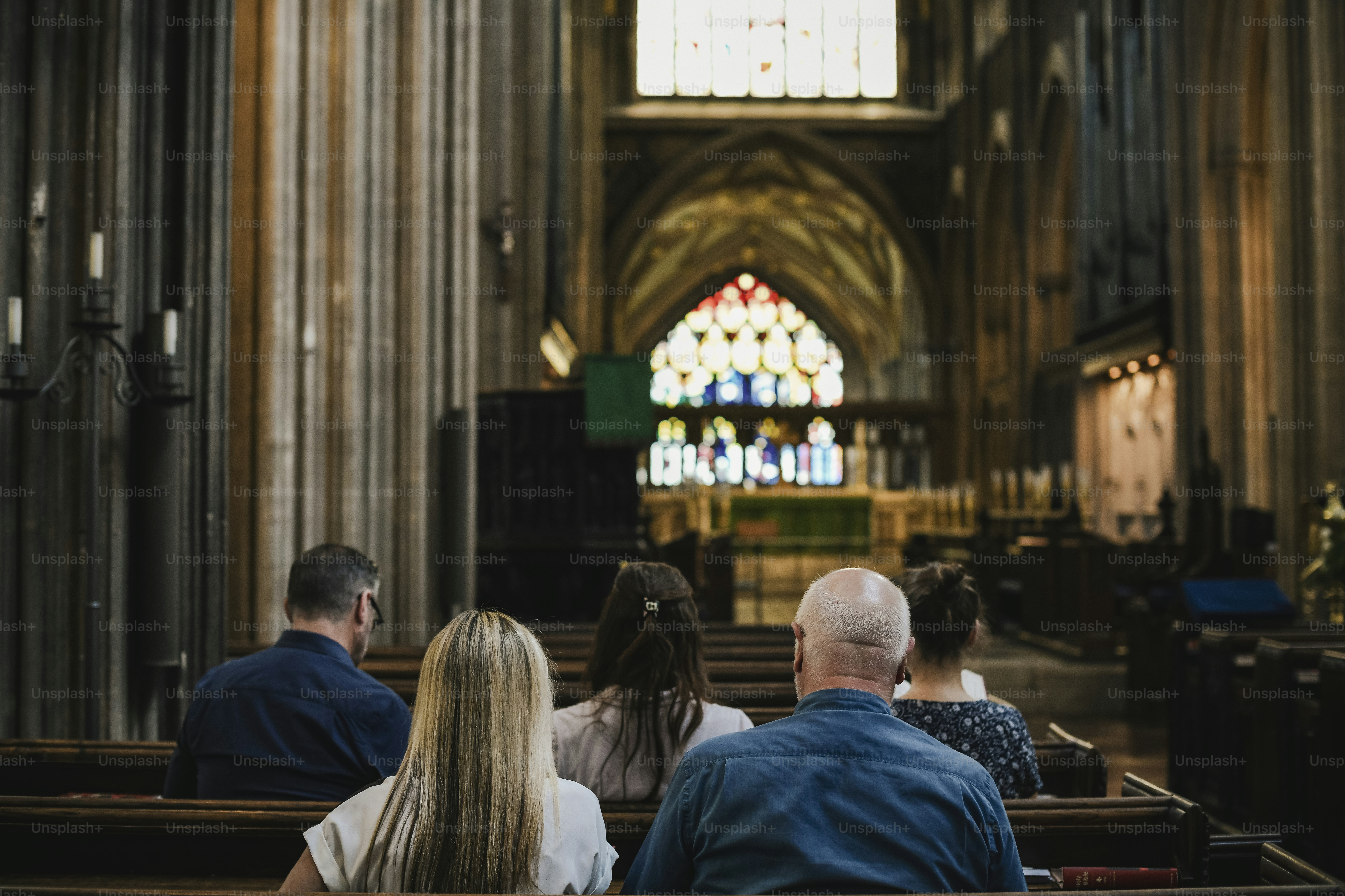 Churchgoers sitting in the pew photo – Human back Image on Unsplash
