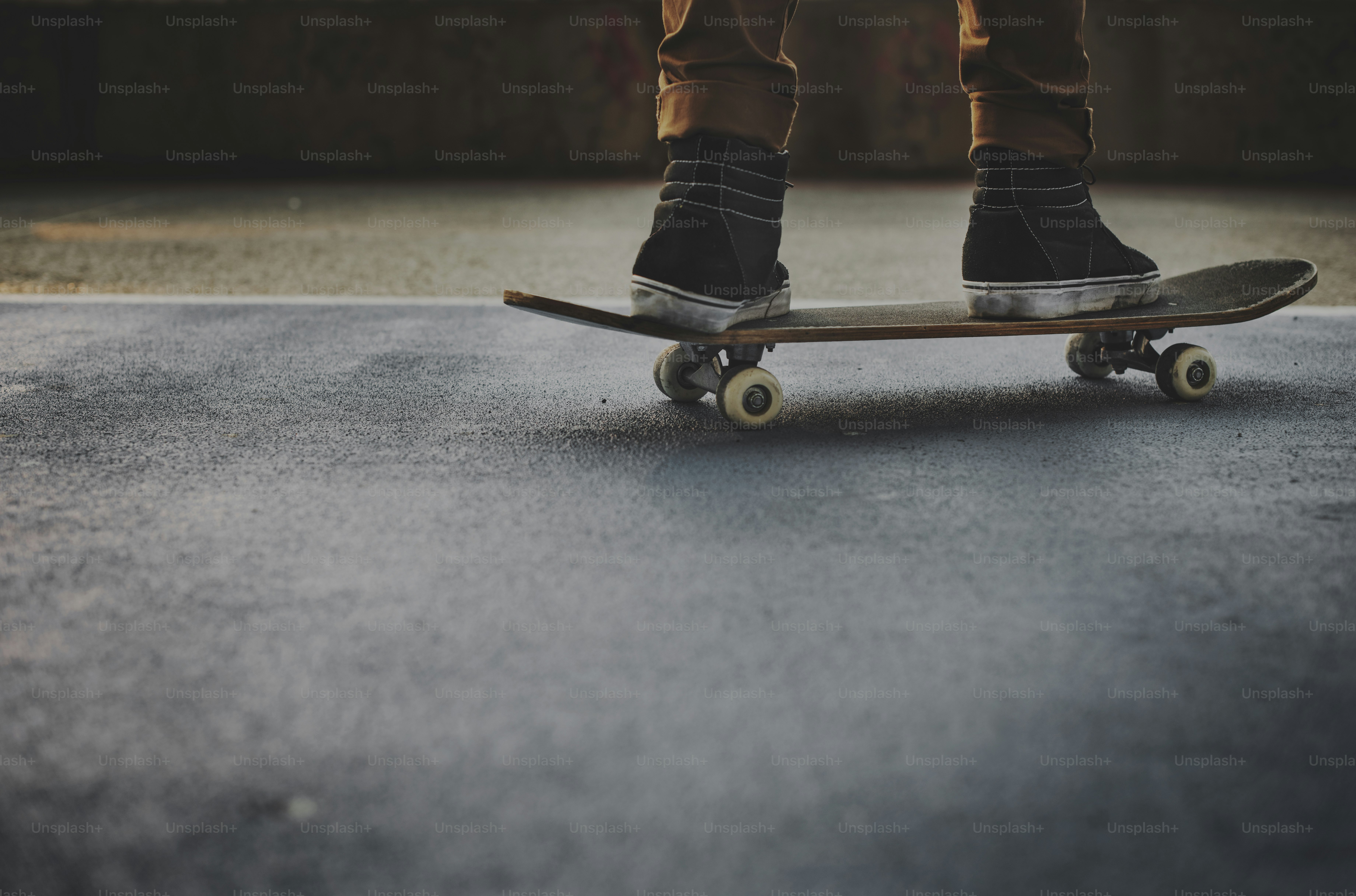 Skateboarding Practice Freestyle Extreme Sports Concept photo – Sport ...