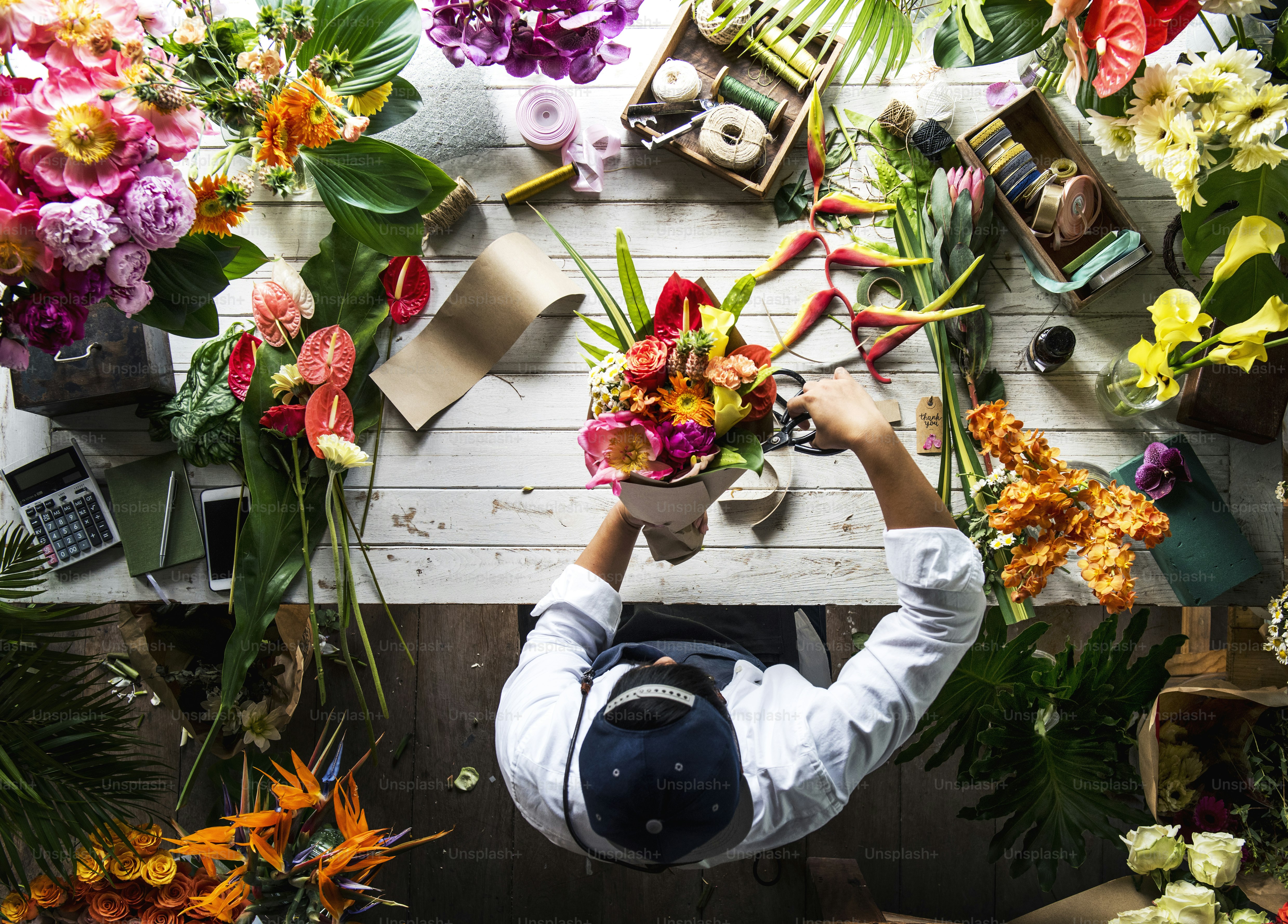 Florist working among a flower photo – Flower Image on Unsplash