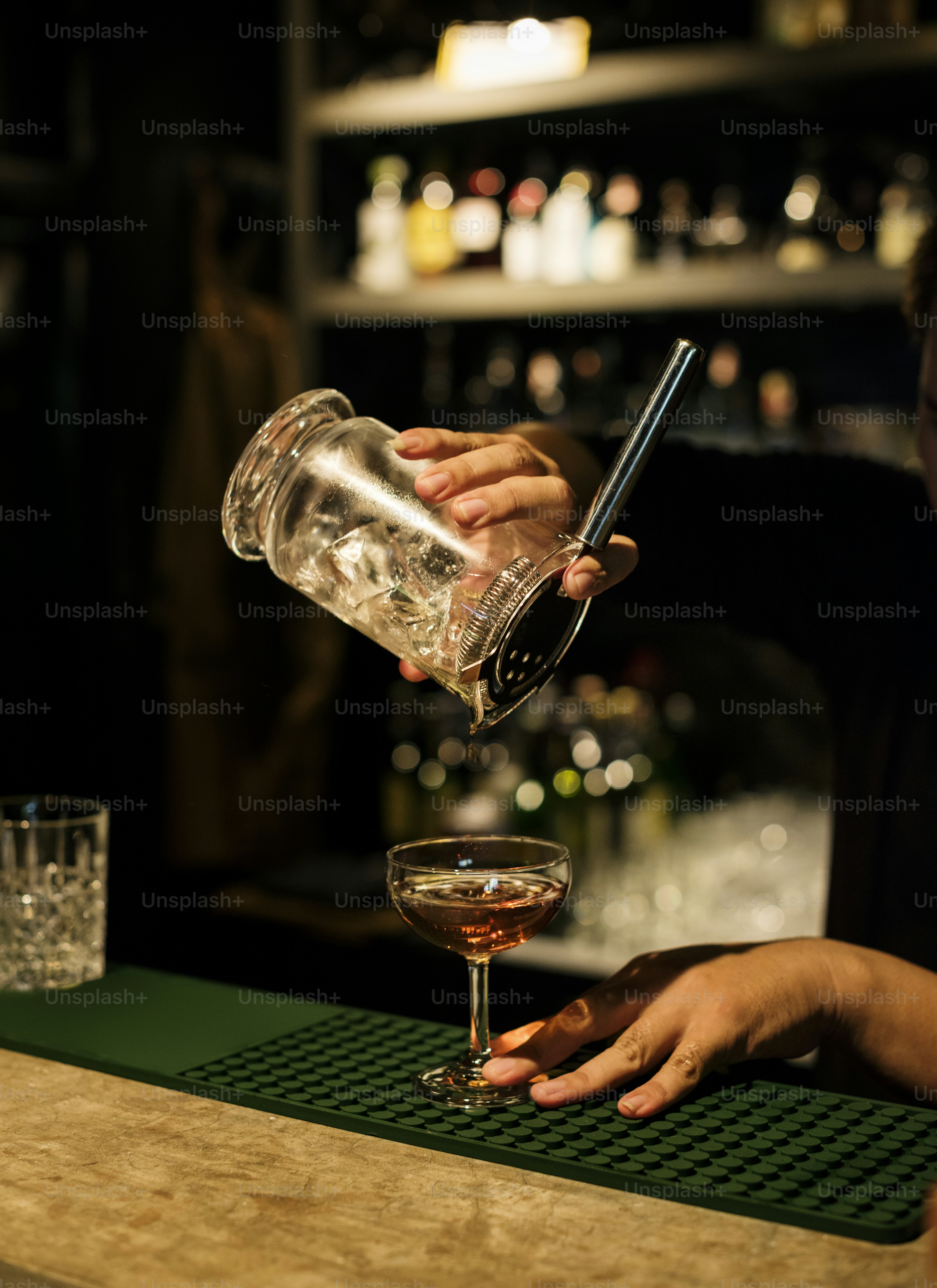 550+ Bar Pictures | Download Free Images on Unsplash