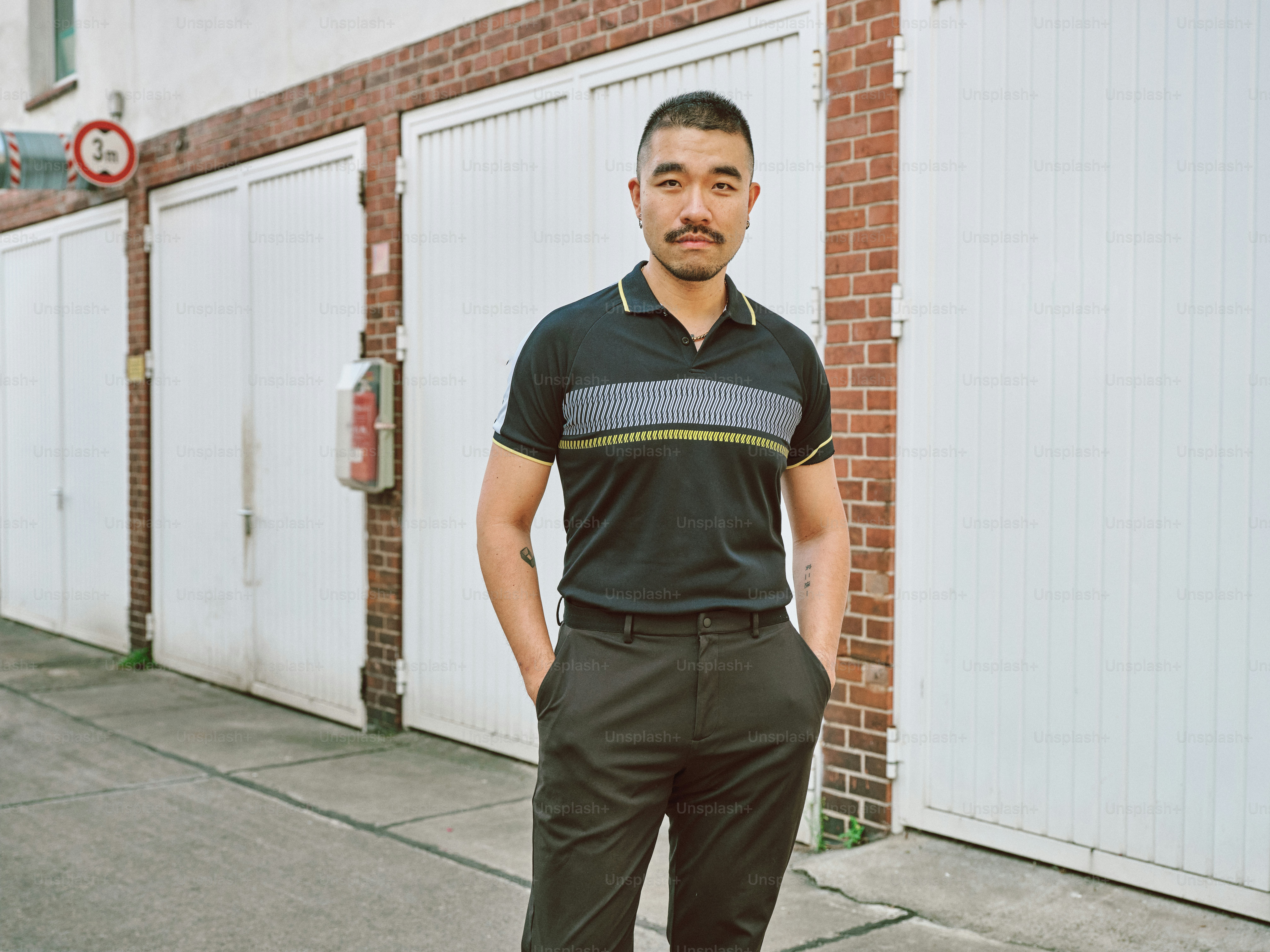 500+ Chinese Man Pictures | Download Free Images on Unsplash