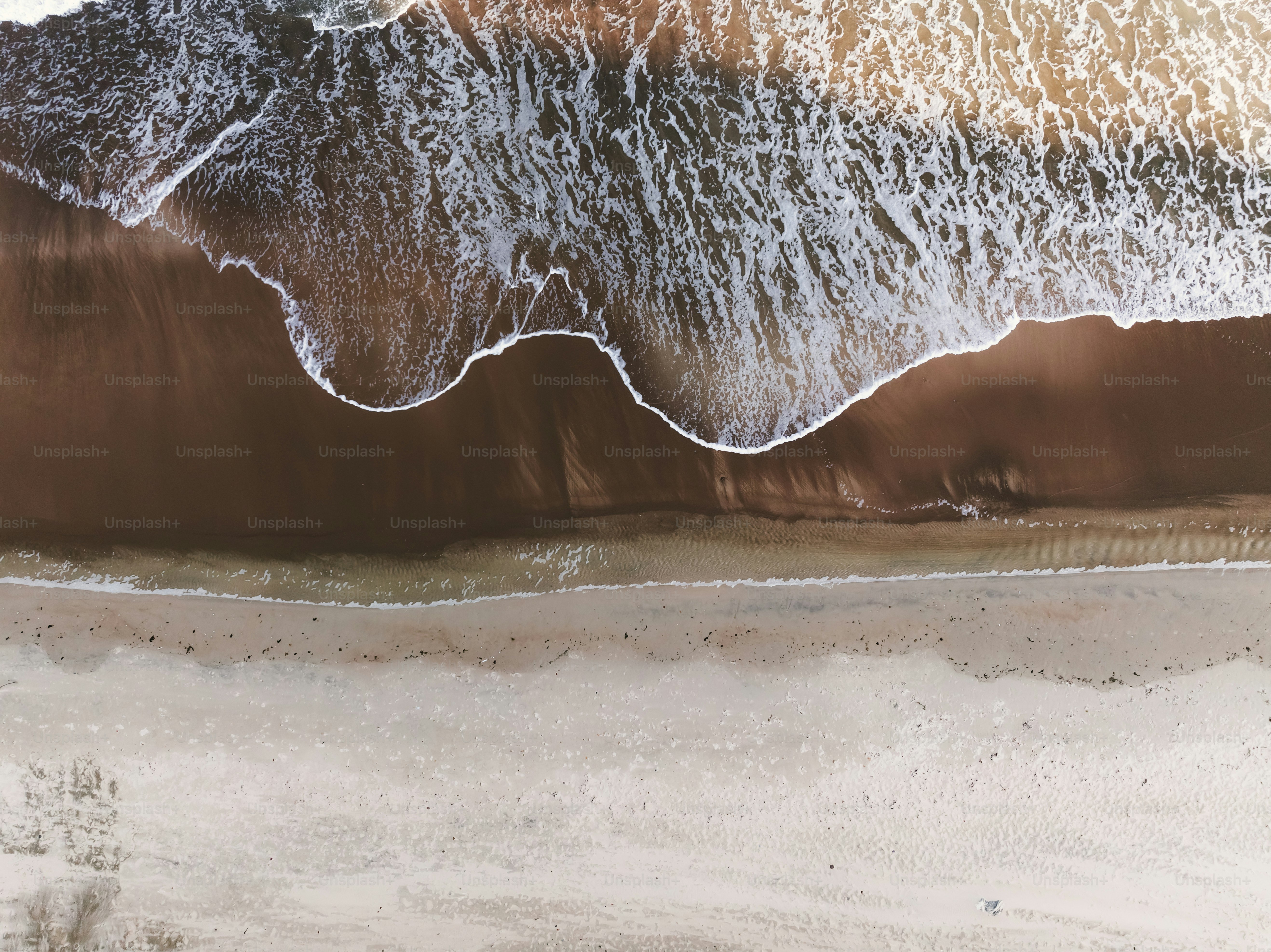 A painting of a wave coming in to the shore photo – Wave Image on Unsplash