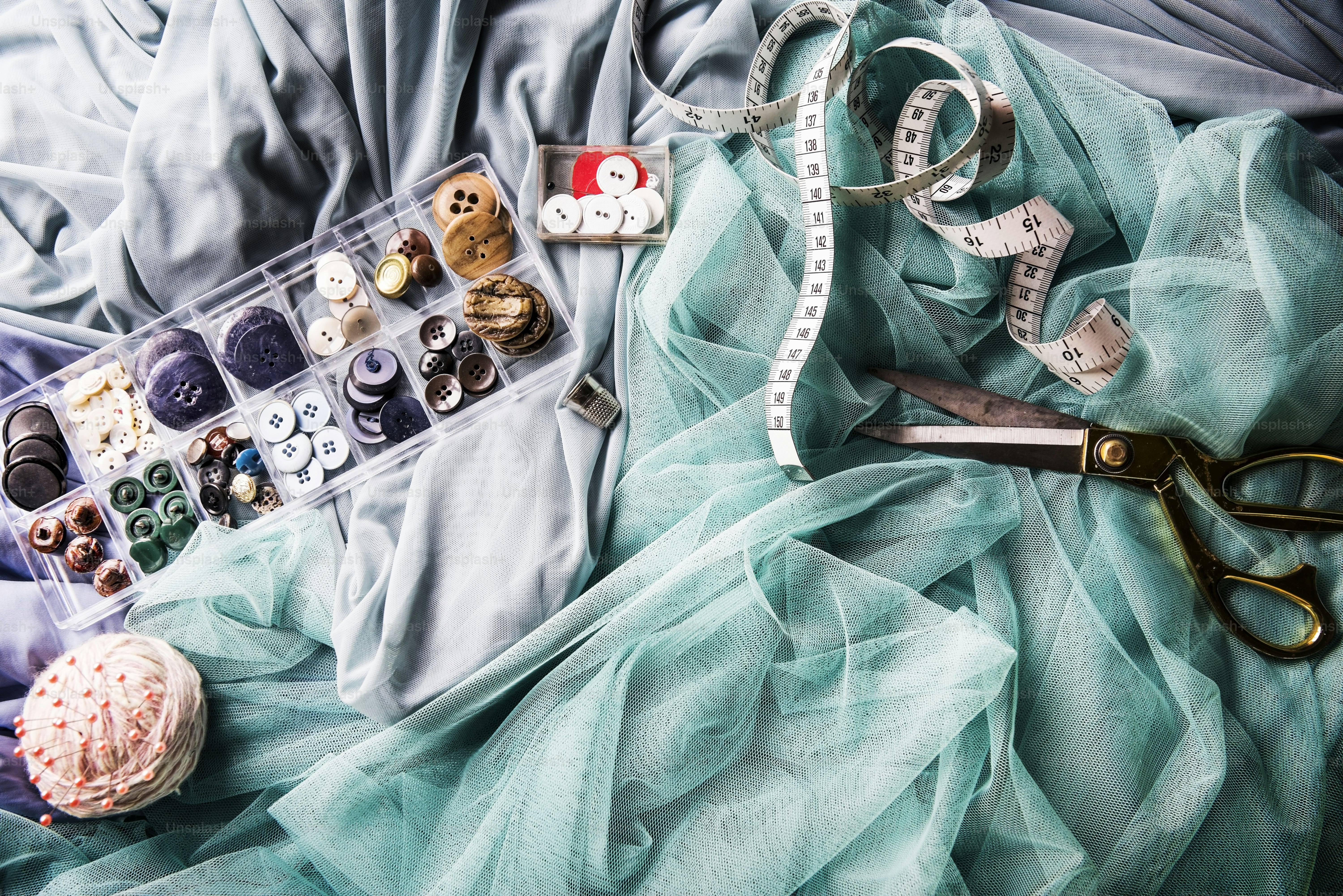 Sewing item tools over the fabric photo – Pattern Image on Unsplash