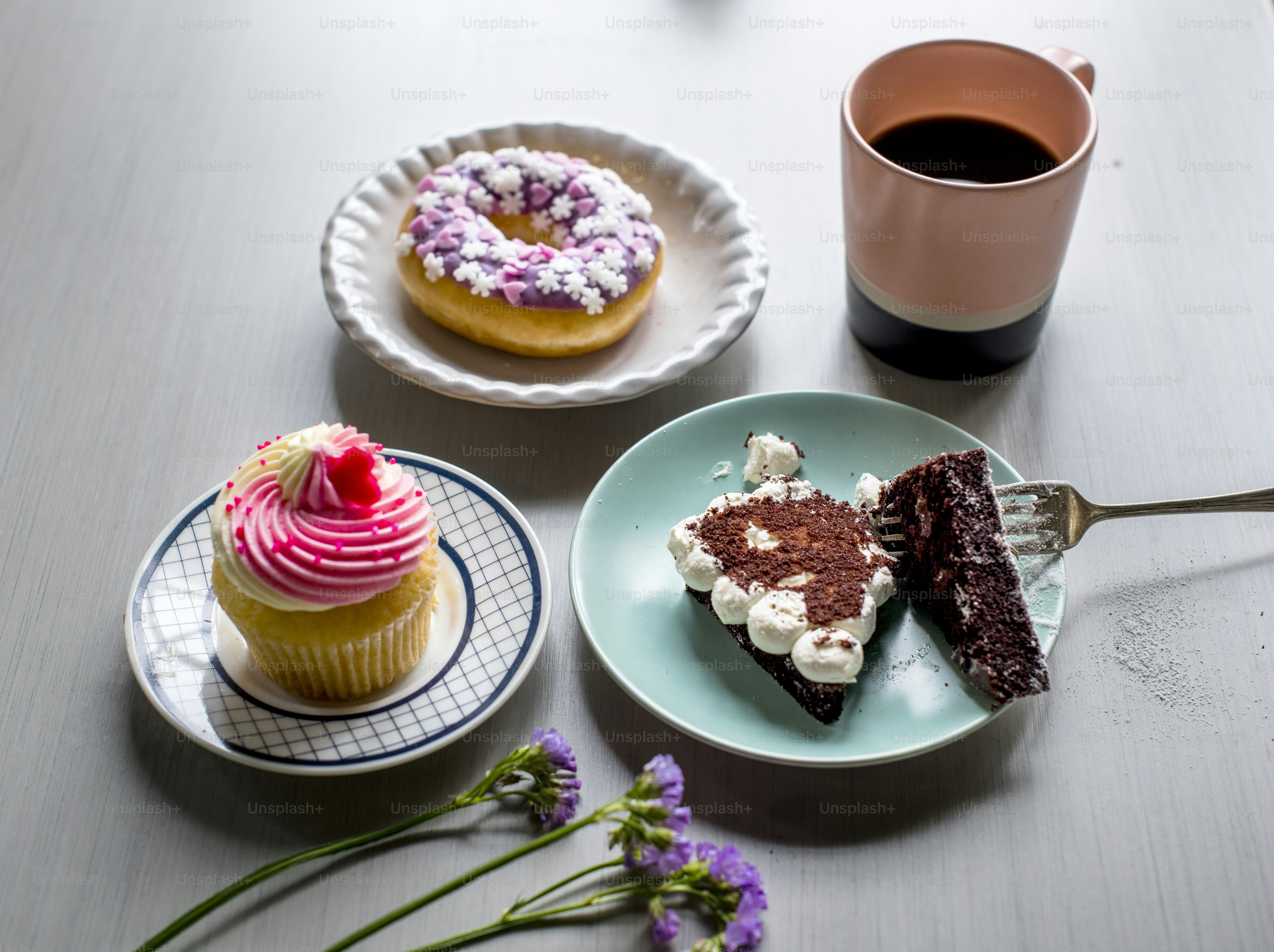 Cake Donut Bakery Sweets Dessert Break Time photo – Cafe Image on Unsplash