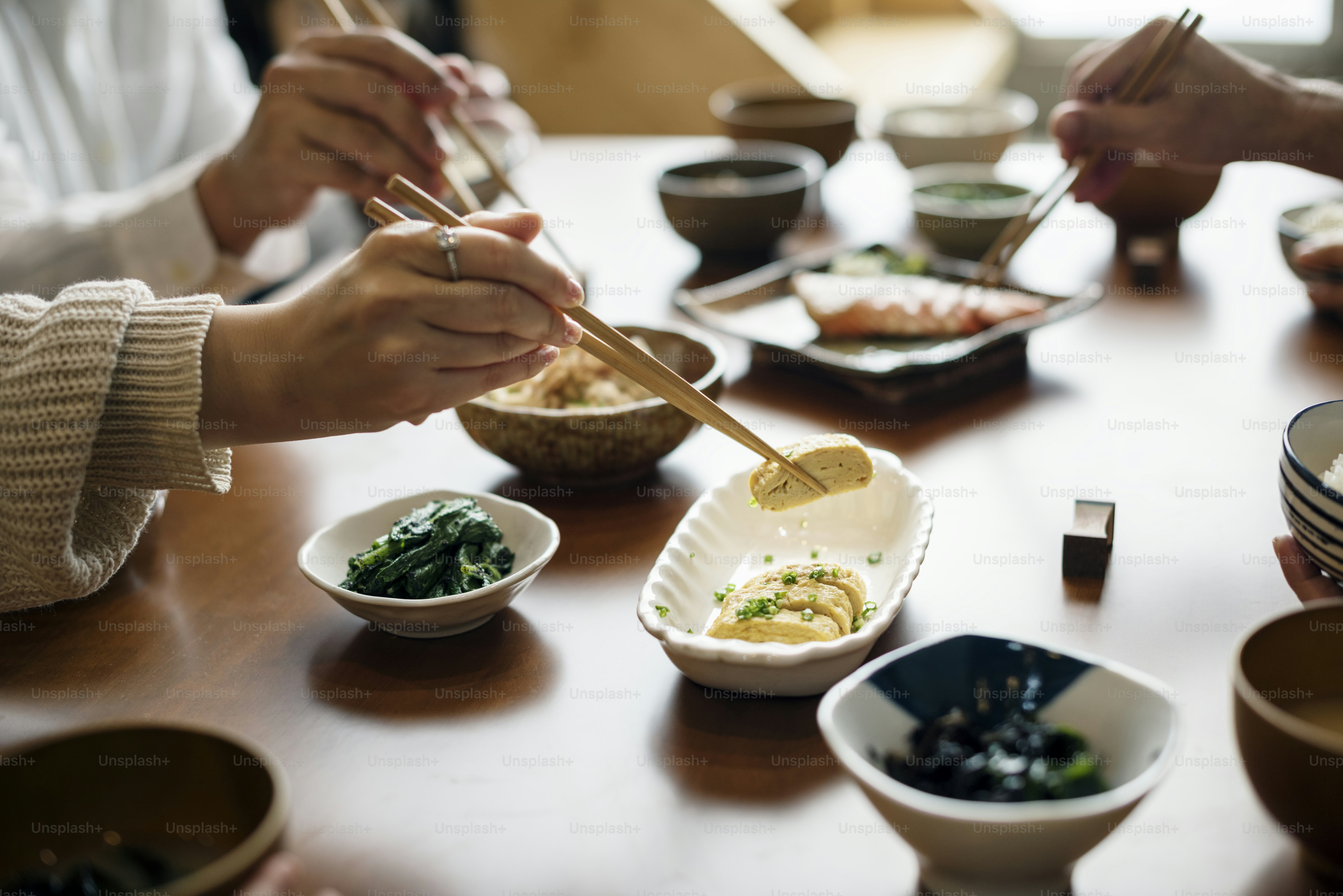 Japanese food set on the table photo – Japanese food Image on Unsplash