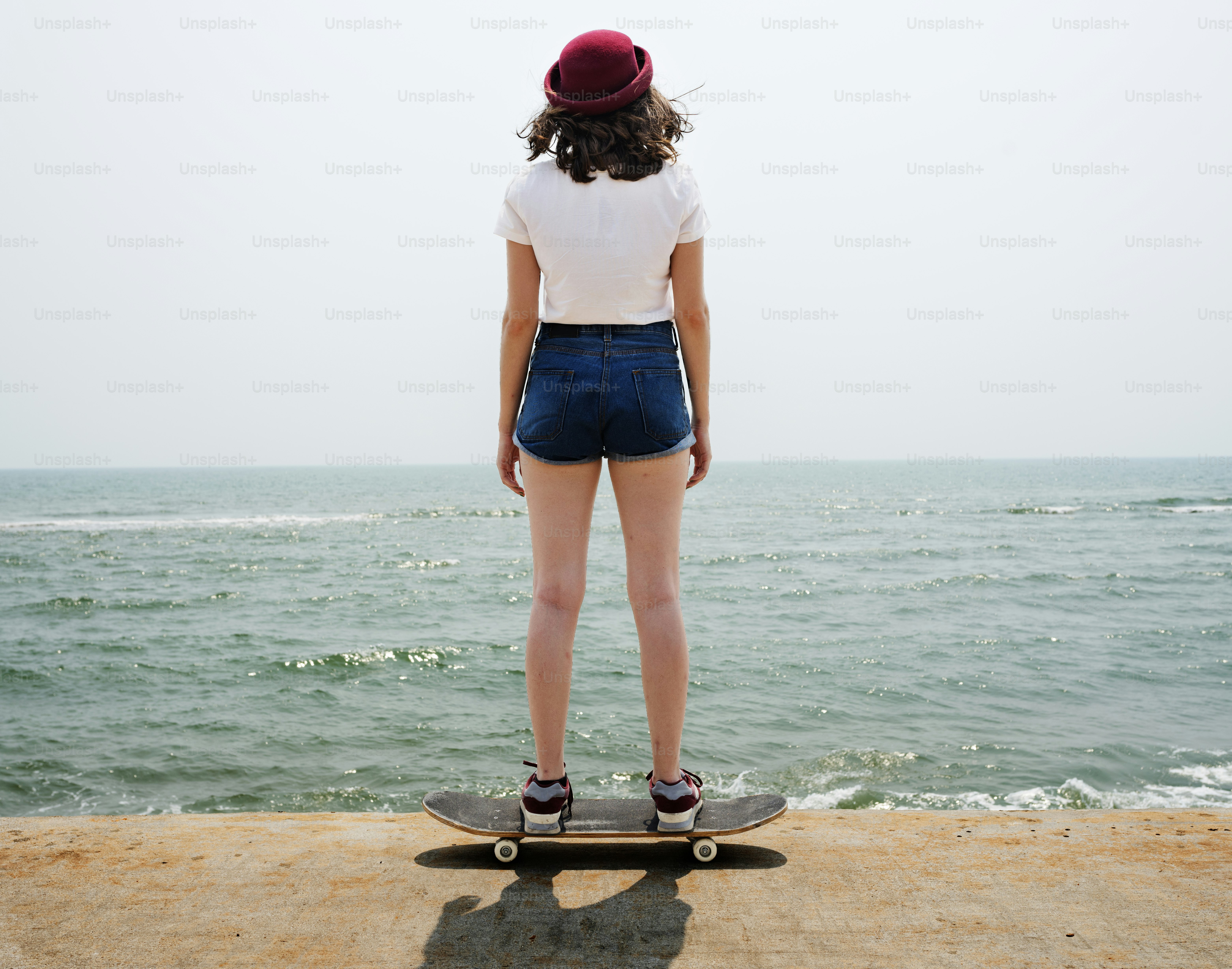 Girl Stand Pictures | Download Free Images on Unsplash