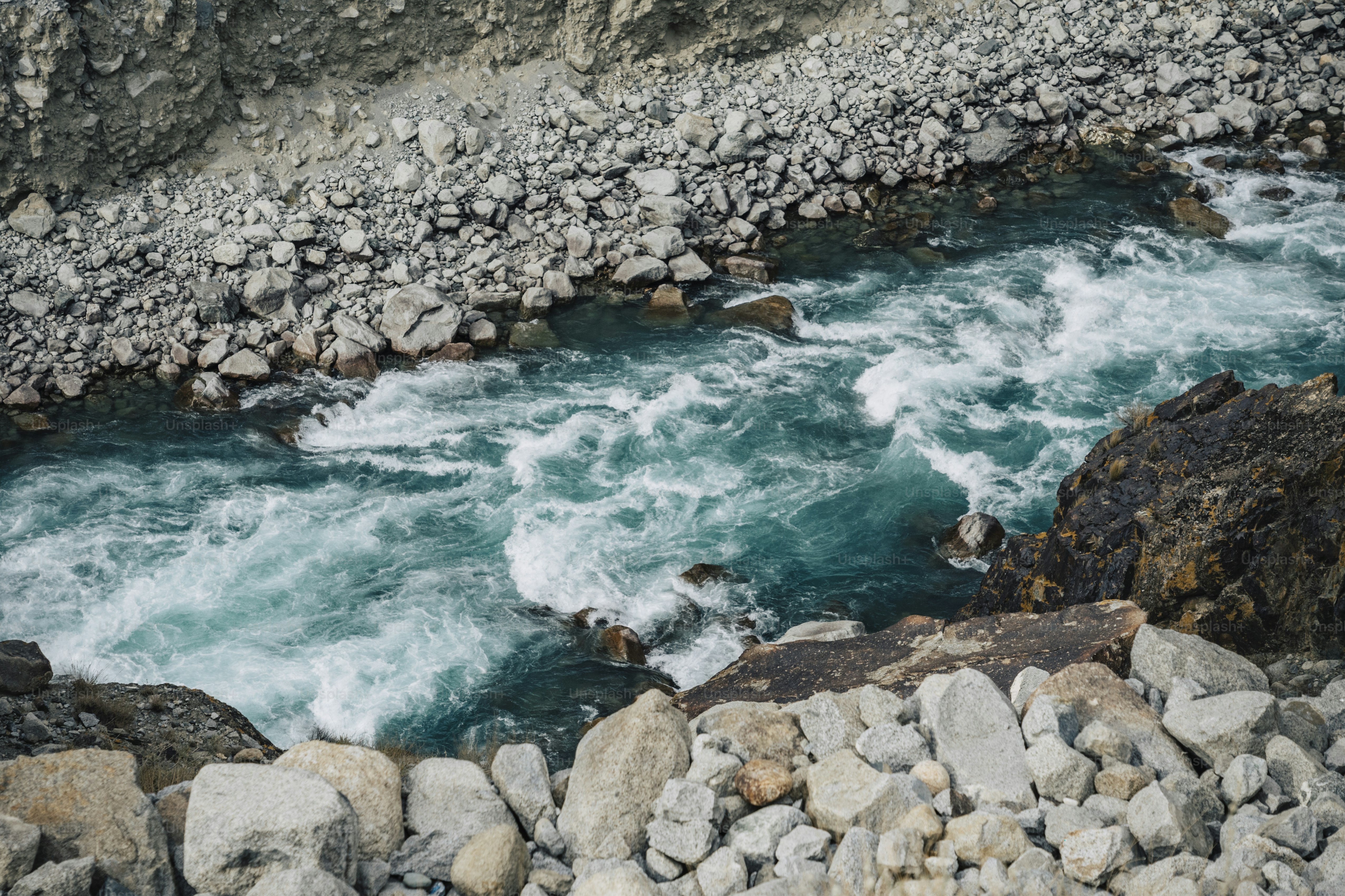 Beautiful fresh turquoise colored water photo – Flowing Image on Unsplash