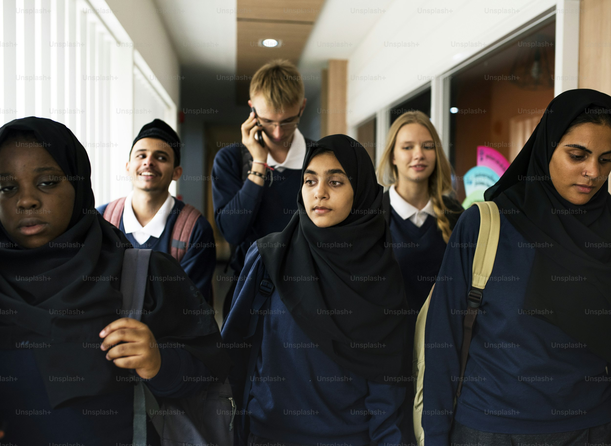 A group of Muslim students photo – Dubai Image on Unsplash